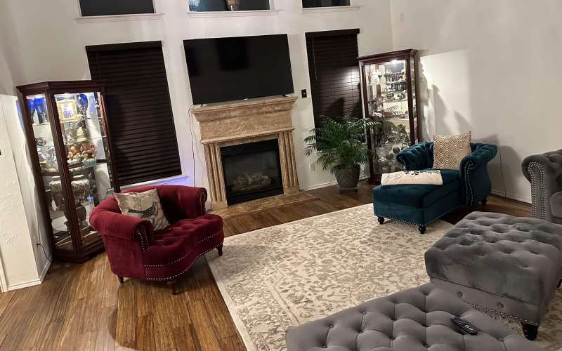 Large Home With a Fantastic Eclectic Setting For Photo And Video Shoots ...