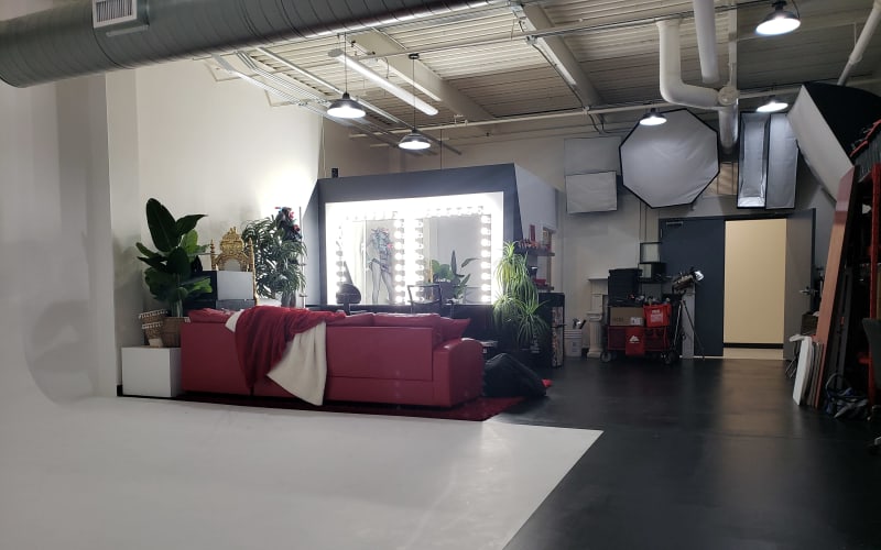 Twin Cities Photography Studio, Saint paul, MN | Production | Peerspace