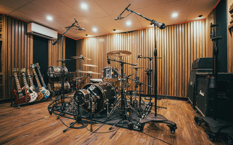 Beautiful Recording Studio, Burbank, CA | Production | Peerspace