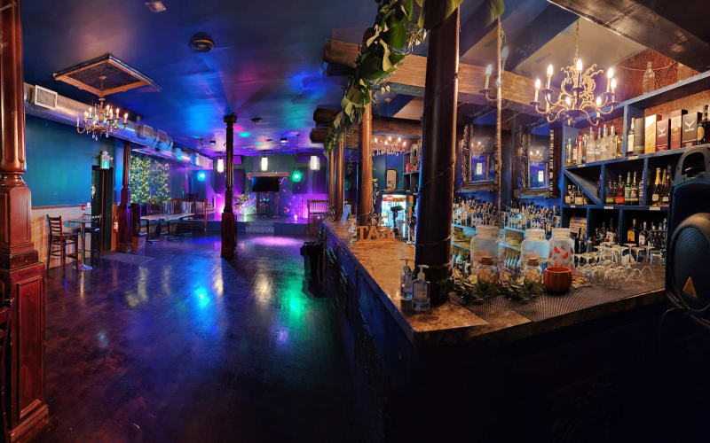 Moonlight Lounge, Toronto | Off-Site | Peerspace