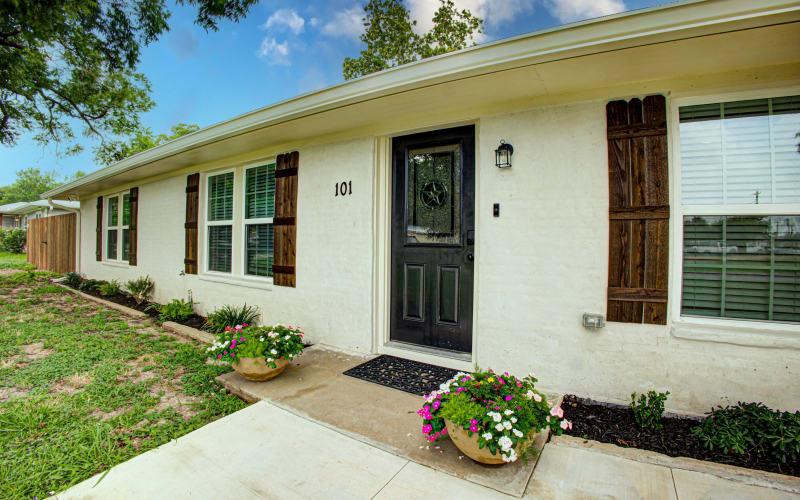 Roomy house with Big Backyard and Large Patio, Waco, TX | Production ...