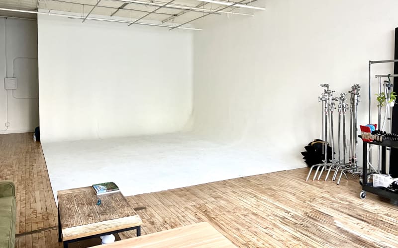 Loupe Studios | Spacious 2 Wall Cyc (Cyclorama) Studio with Natural ...