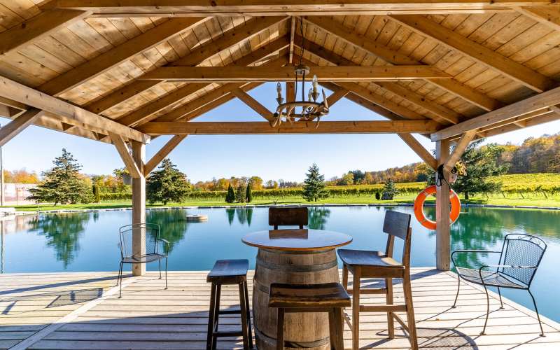 Rustic Modernity at a Vineyard in Niagara's Wine Country, Beamsville ...