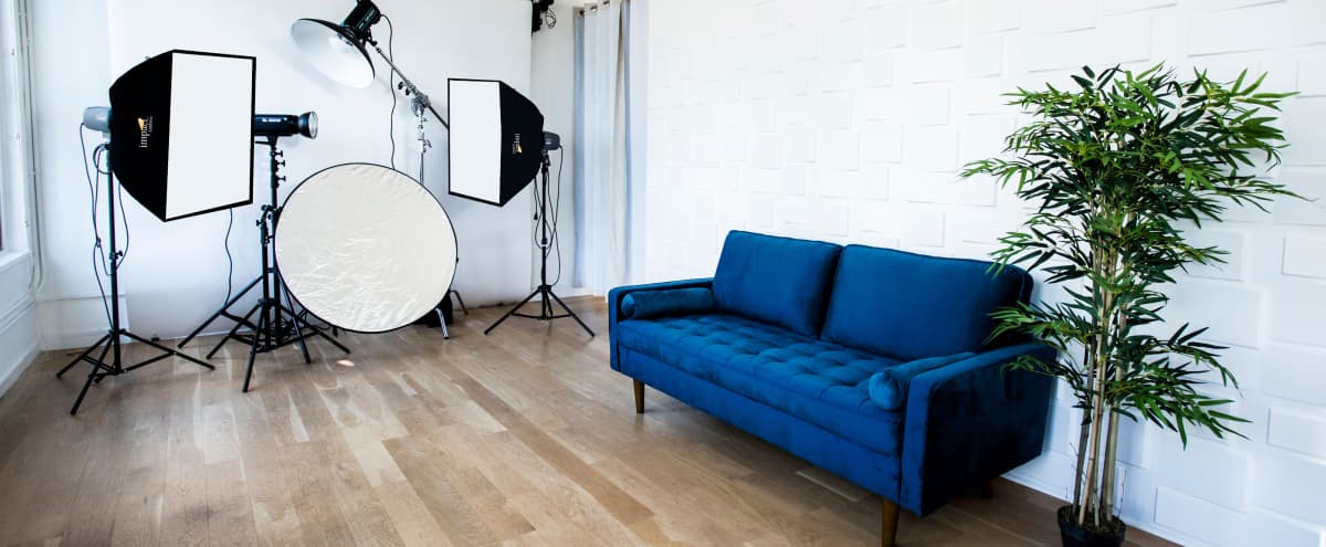 Chelsea small studio with Natural lights and Photo equipment ...