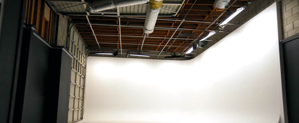 Beautiful Two Wall Cyc Studio off the 5 Freeway, Sun Valley, CA ...