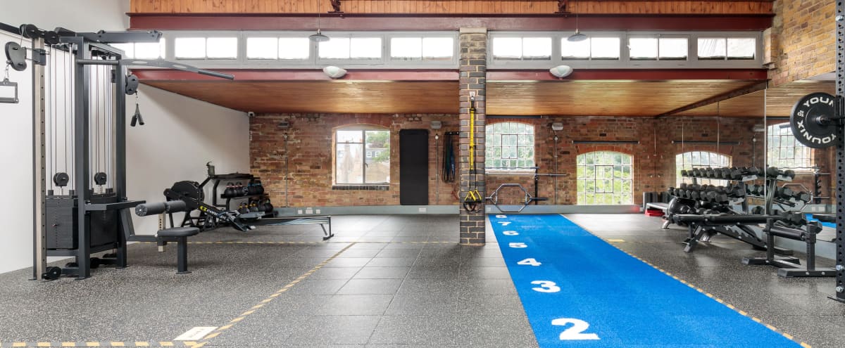 Loft Style Gym With Exposed Brickwork, London | Production | Peerspace