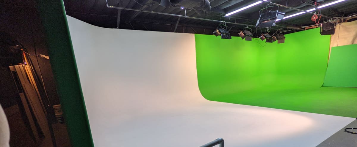 Full Size Professional Production Studio with Green Screen | Cyclorama ...