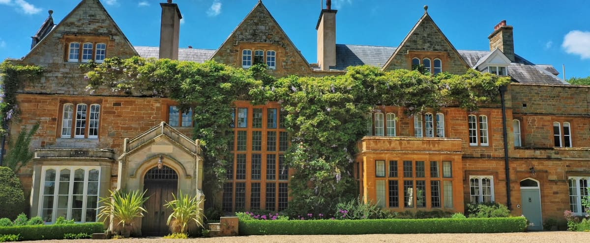 Eclectic Country House, stunning Jacobean Architecture, Flore ...