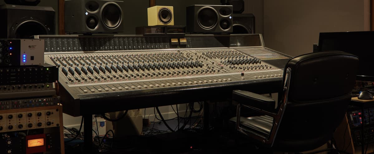 Retro Recording Studio in Northeast Los Angeles for Photoshoots and ...