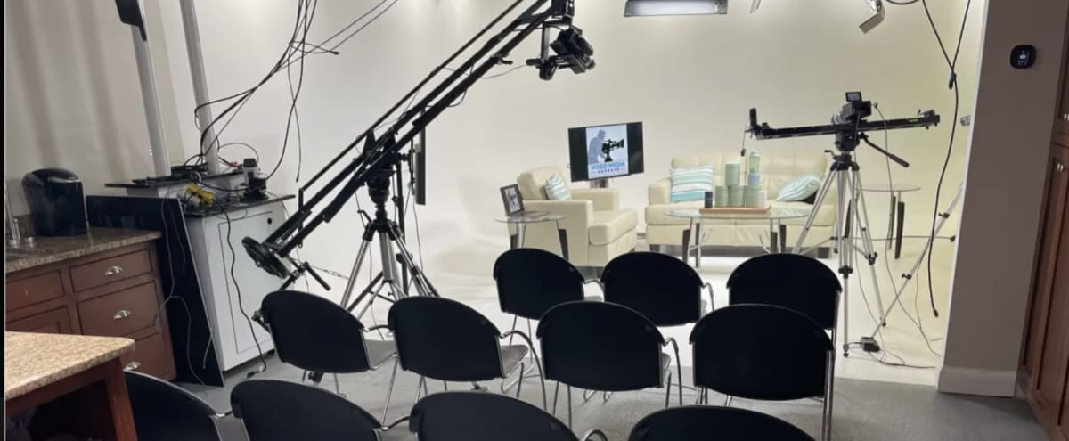 Production Studio w/ Cyc Wall & Kitchen Space, Chicago, IL | Production ...