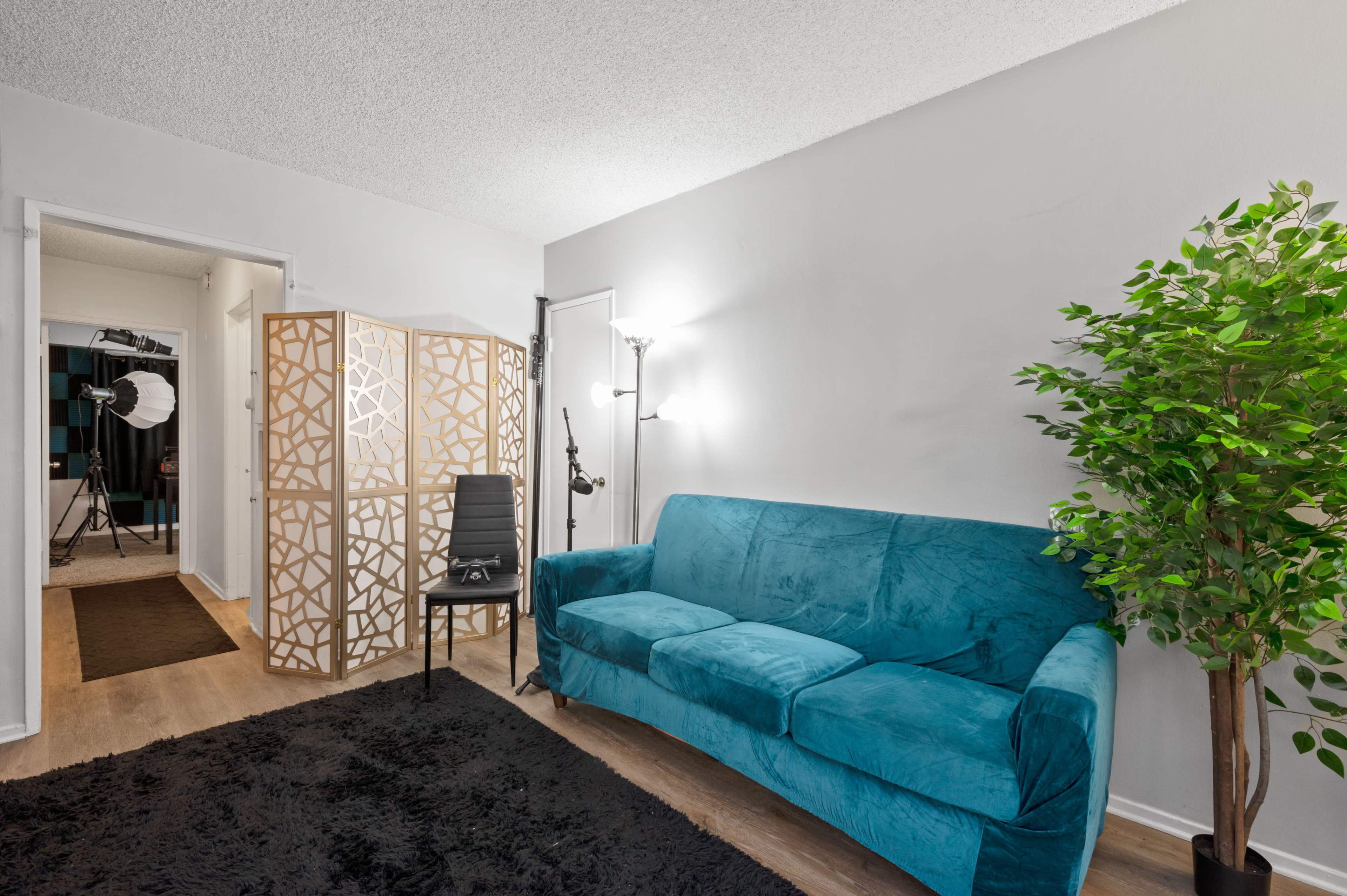 Bold LA Studios, Pasadena, CA | Production | Peerspace