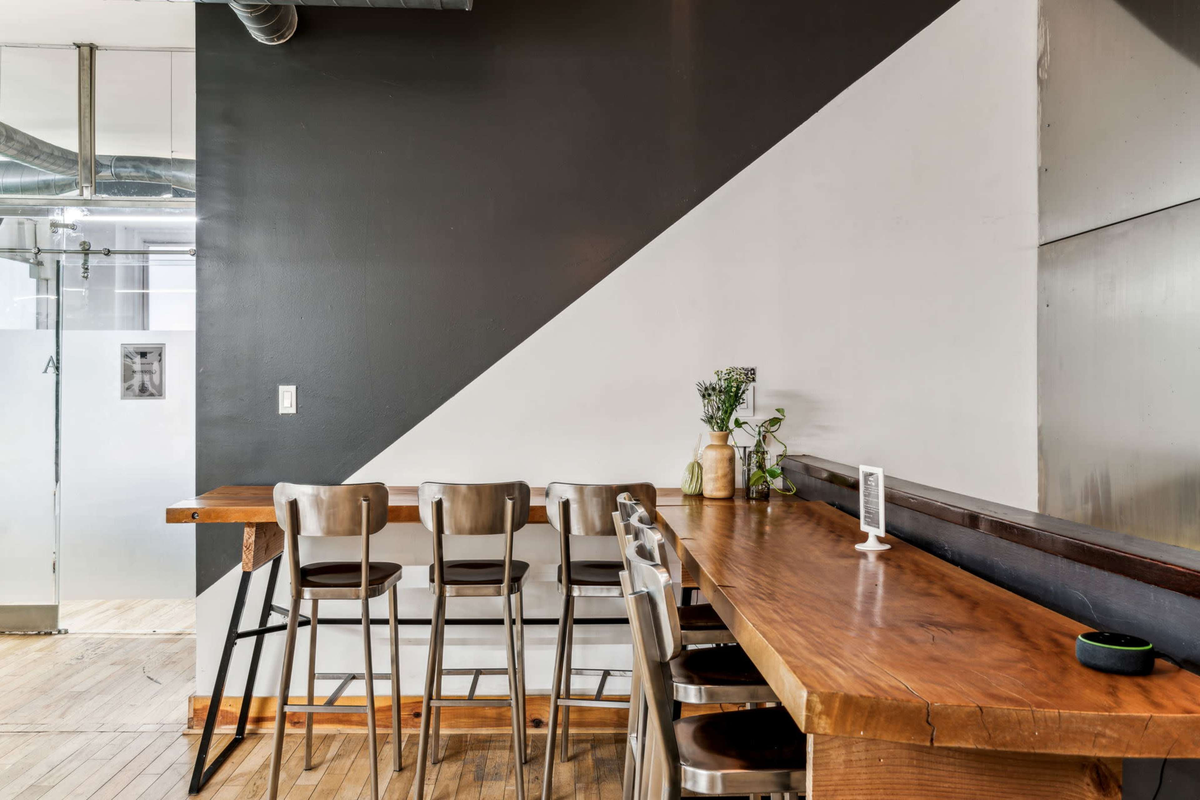 Cozy Downtown Event Space for 10, PHILADELPHIA, PA | Production | Peerspace
