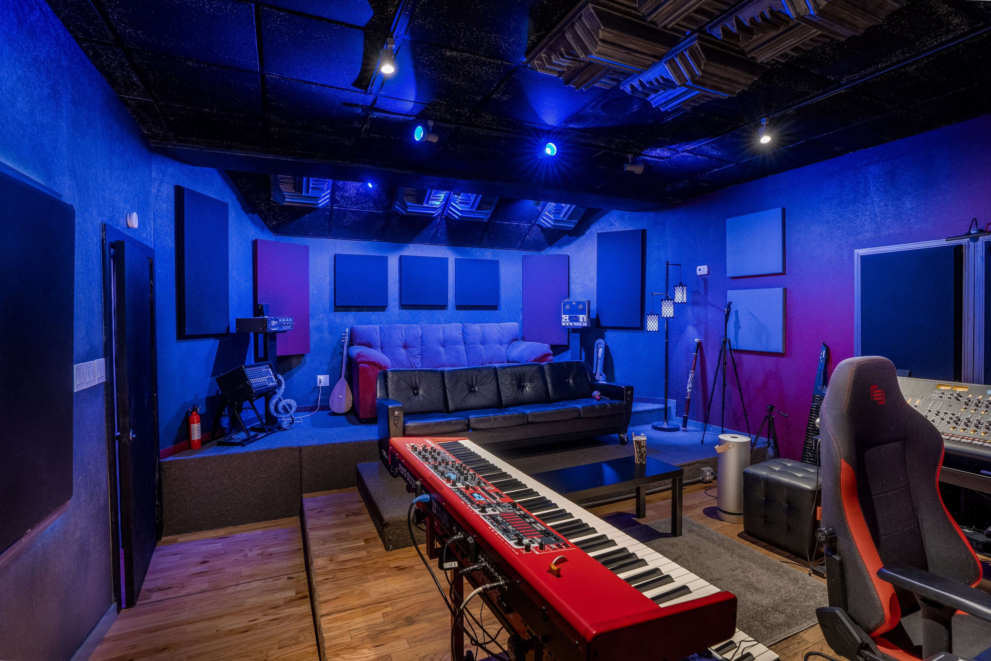 Music Recording & Podcast Recording Studio Event Space, Houston, TX ...