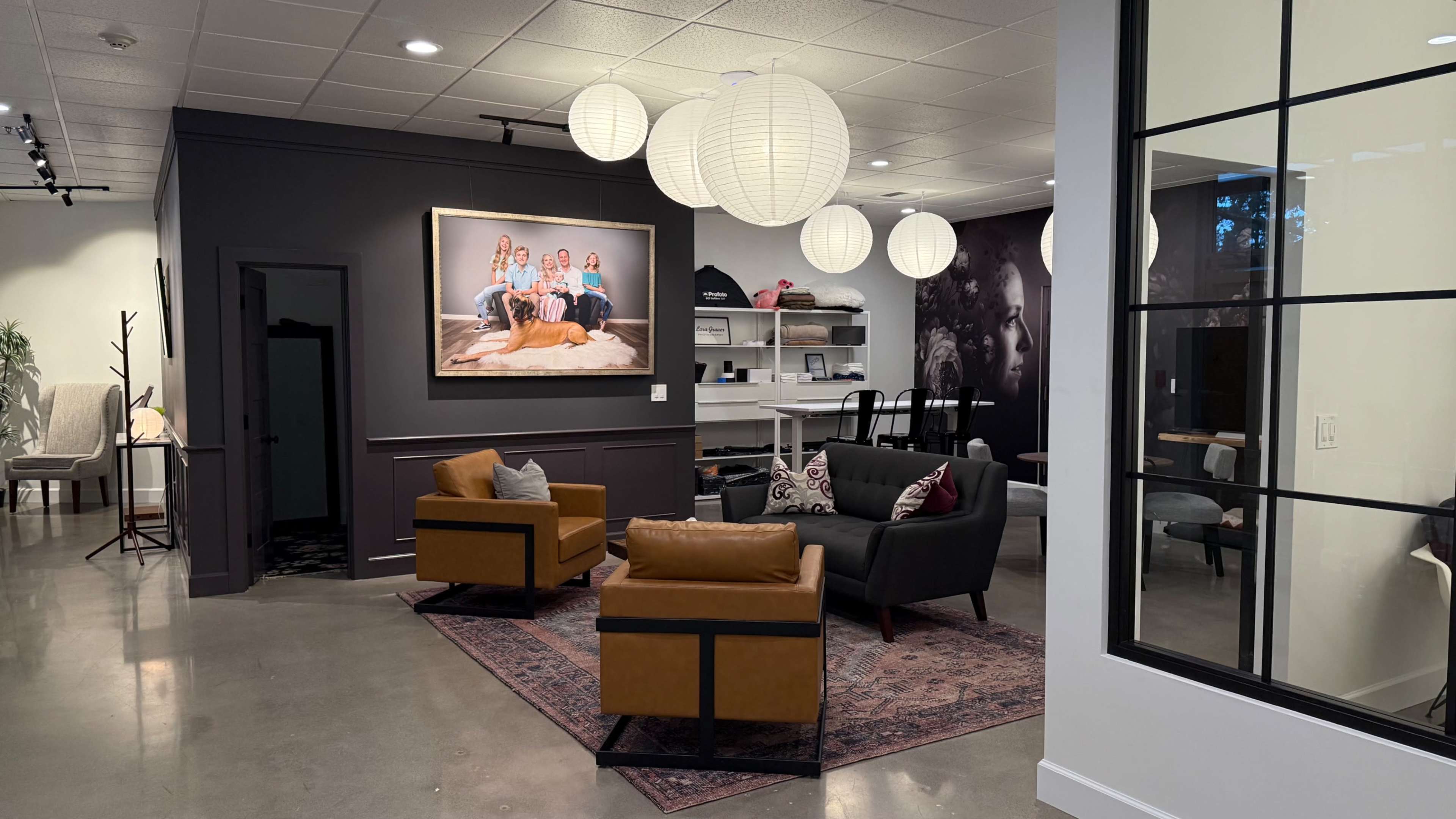 Sophisticated and Comfortable Lounge Studio, Seattle, WA | Off-Site ...