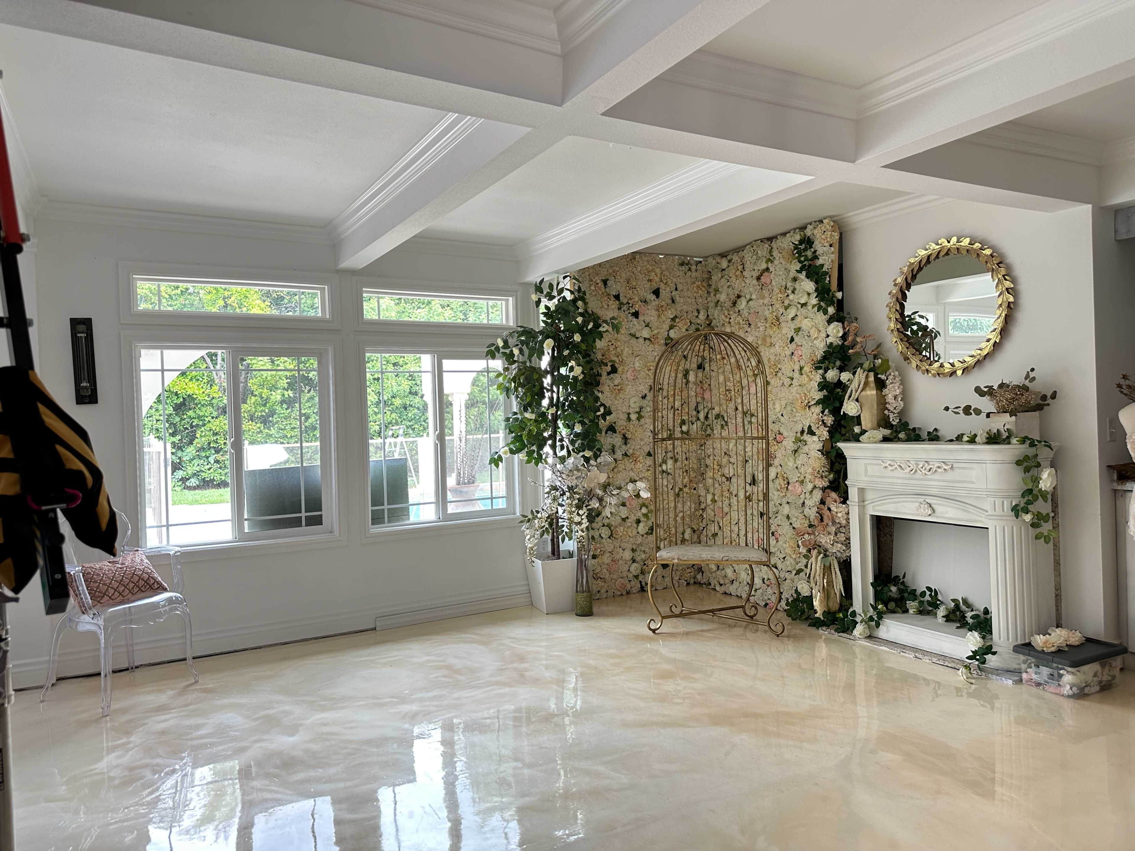 Multi Set + Prop Creative Indoor + Outdoor Photo Studio and Pool ...