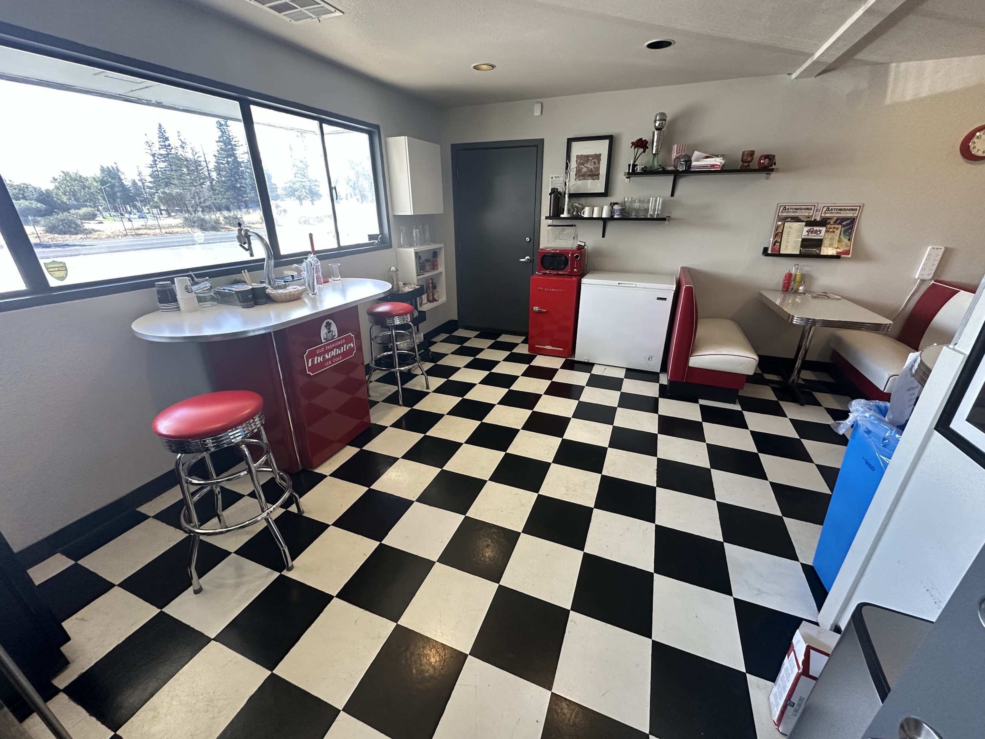 Small Diner, SACRAMENTO, CA | Production | Peerspace