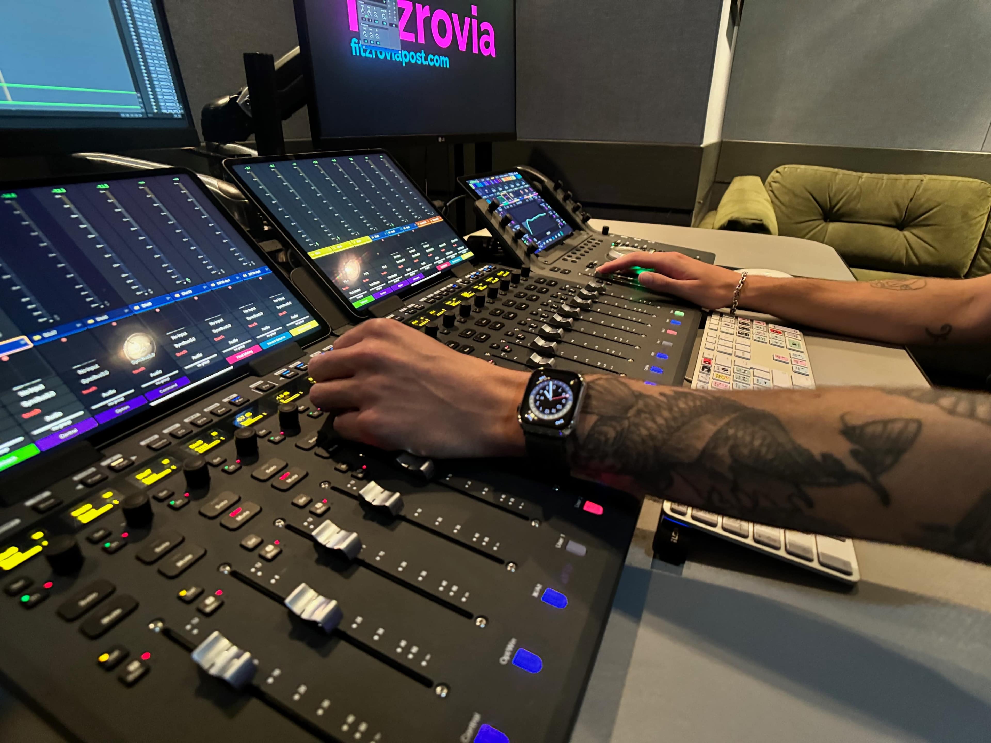 Fitzrovia Post | Luxury 2-3 person podcast suite, London | Production ...