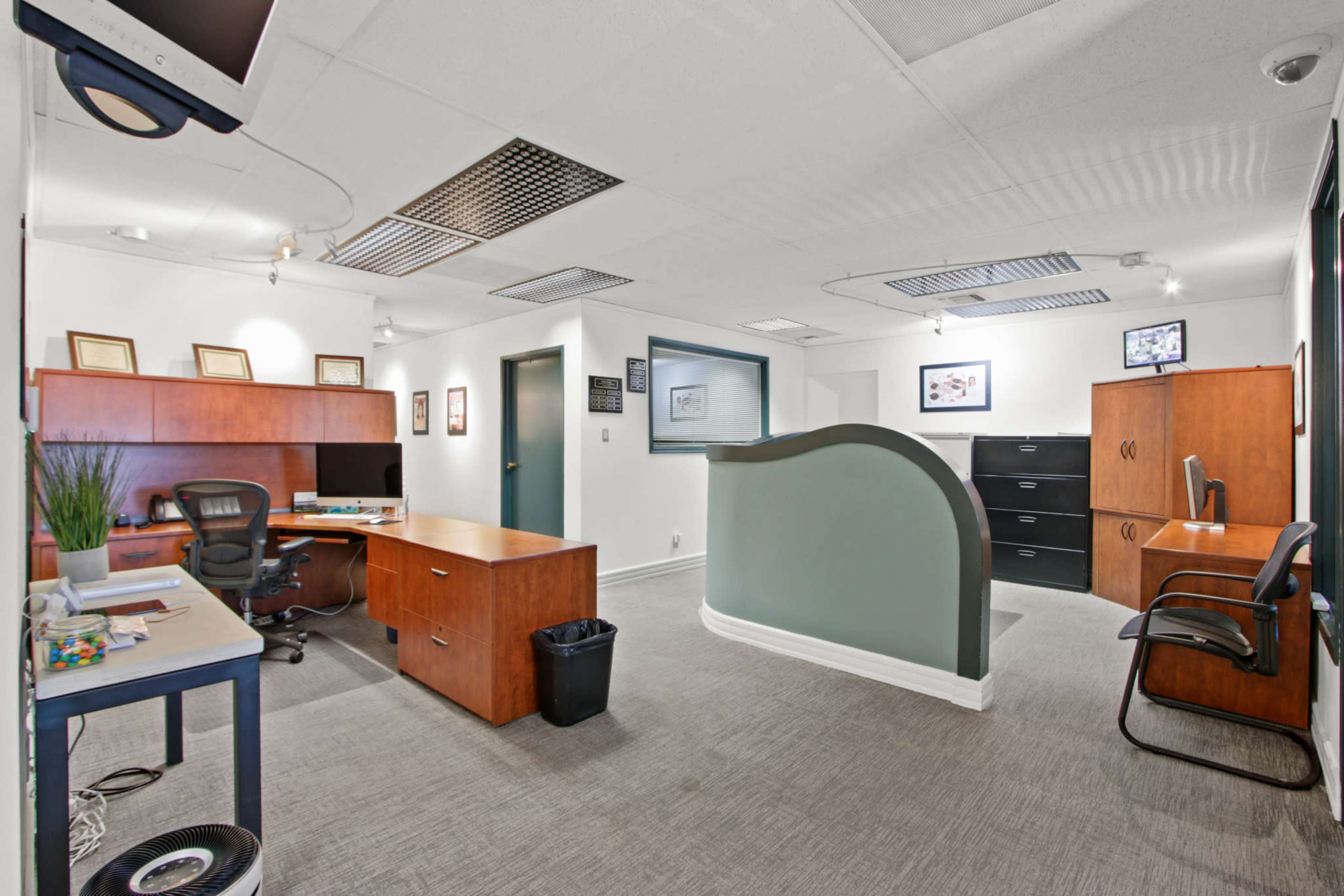 Weatherfield Plaza | interior office with large meeting rooms, creative ...