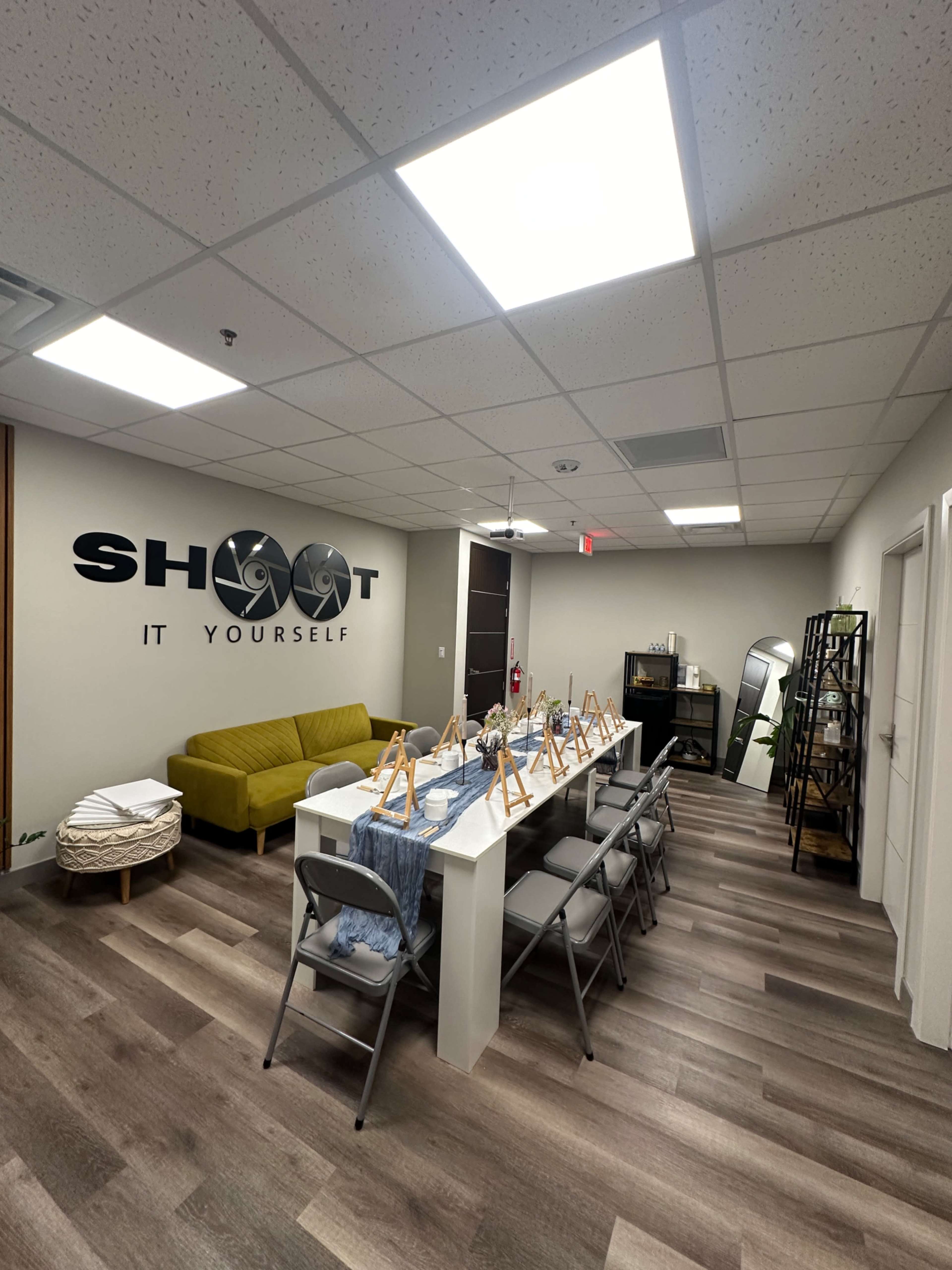 Cozy Boho Event Studio near O'Hare, Schiller Park, IL | Event | Peerspace