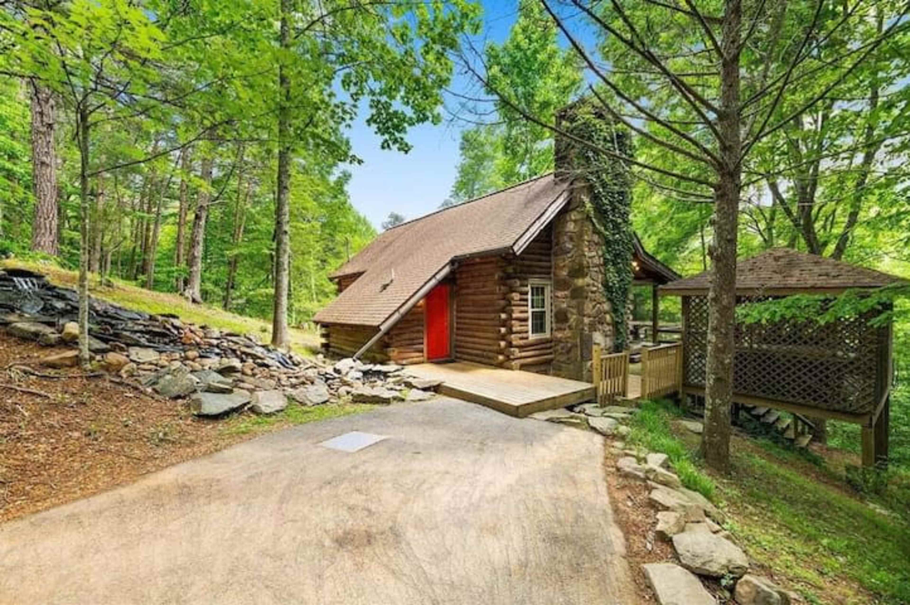 Beautiful Rustic Log Cabin With Hot Tub And Hiking Trails, Sevierville ...