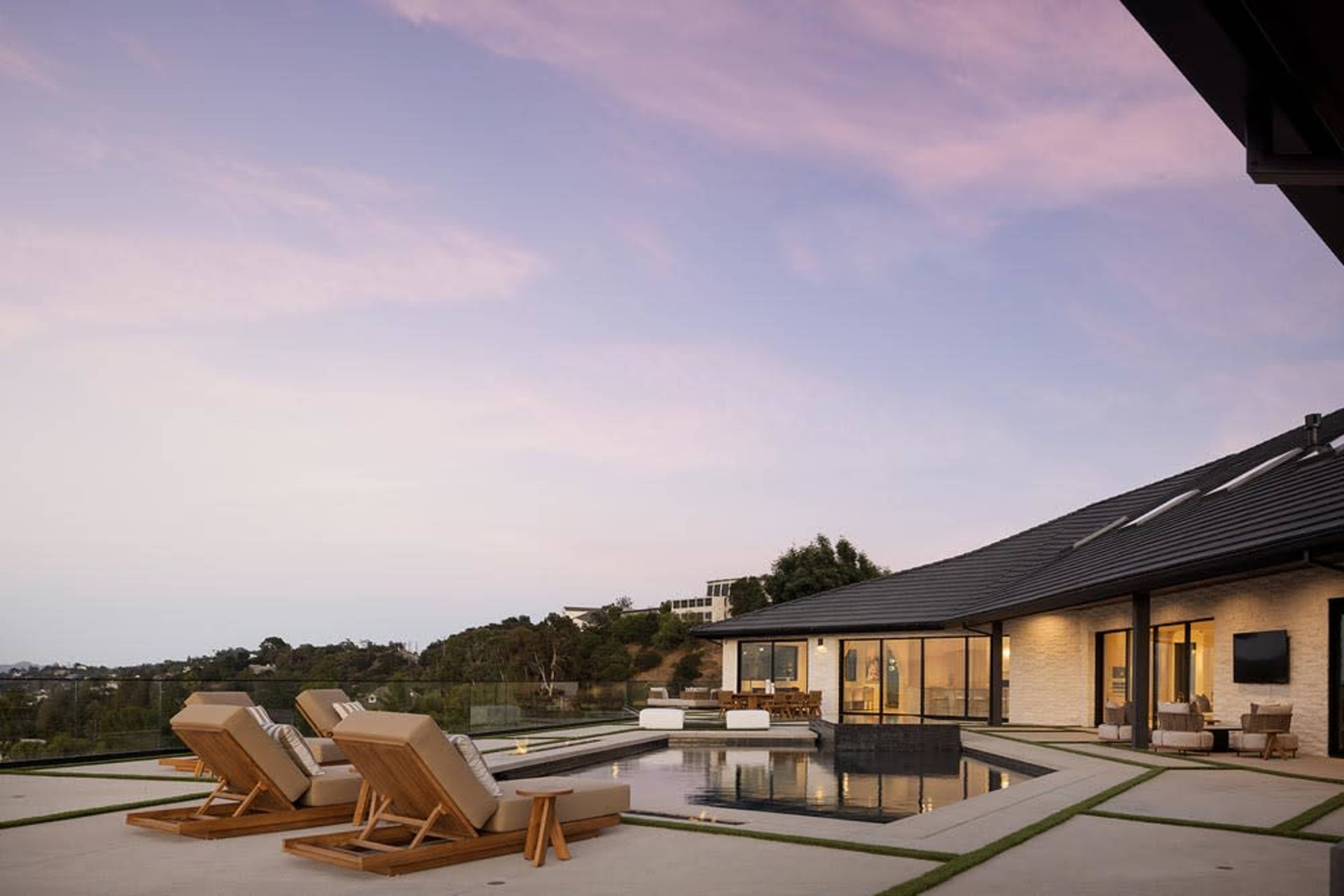 Encino's Ultimate Hilltop Estate | Private Hilltop Estate with ...