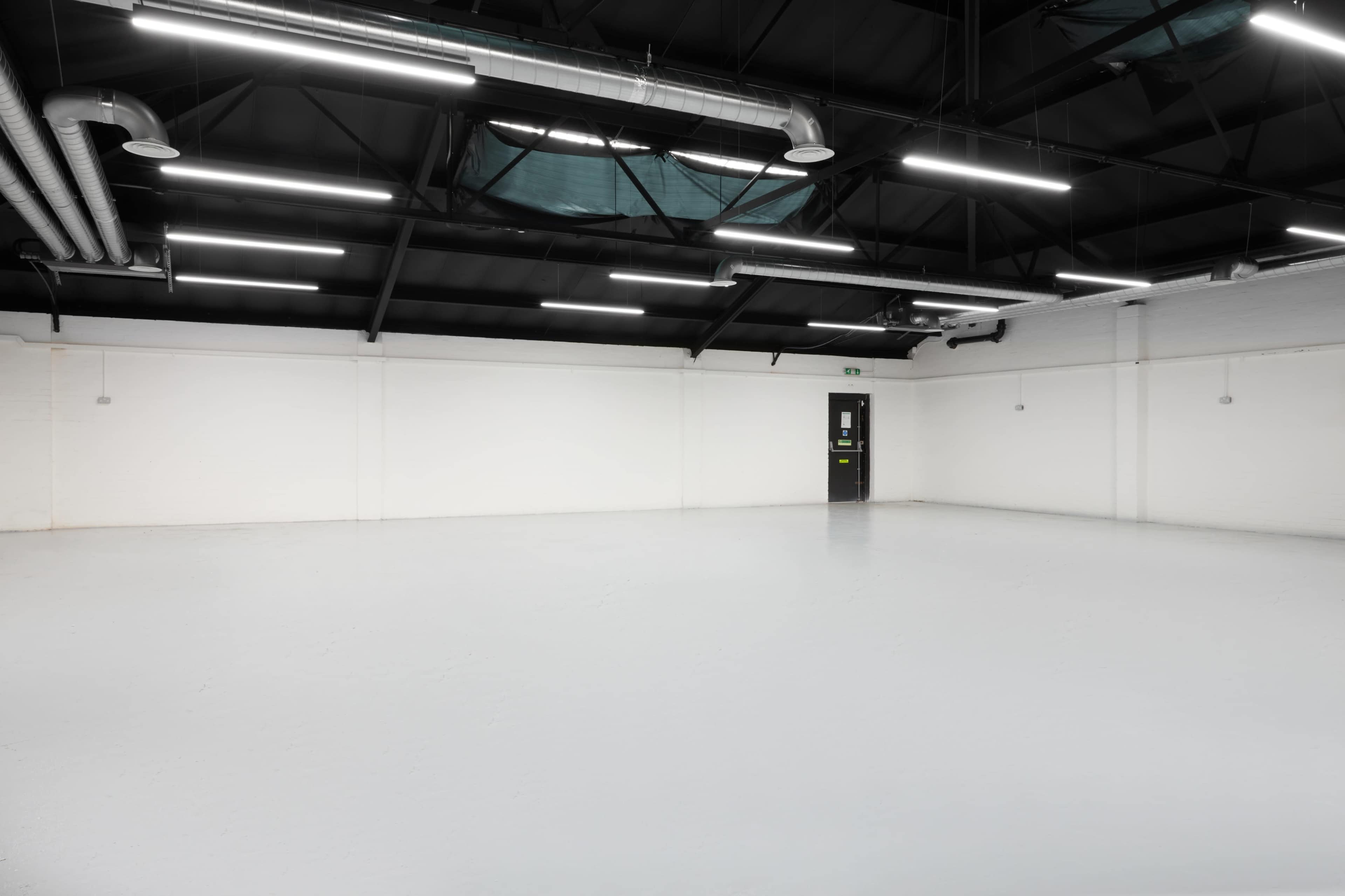 Product Photography Studios | Large 2050 sqft Warehouse Studio Space, London | Event | Peerspace