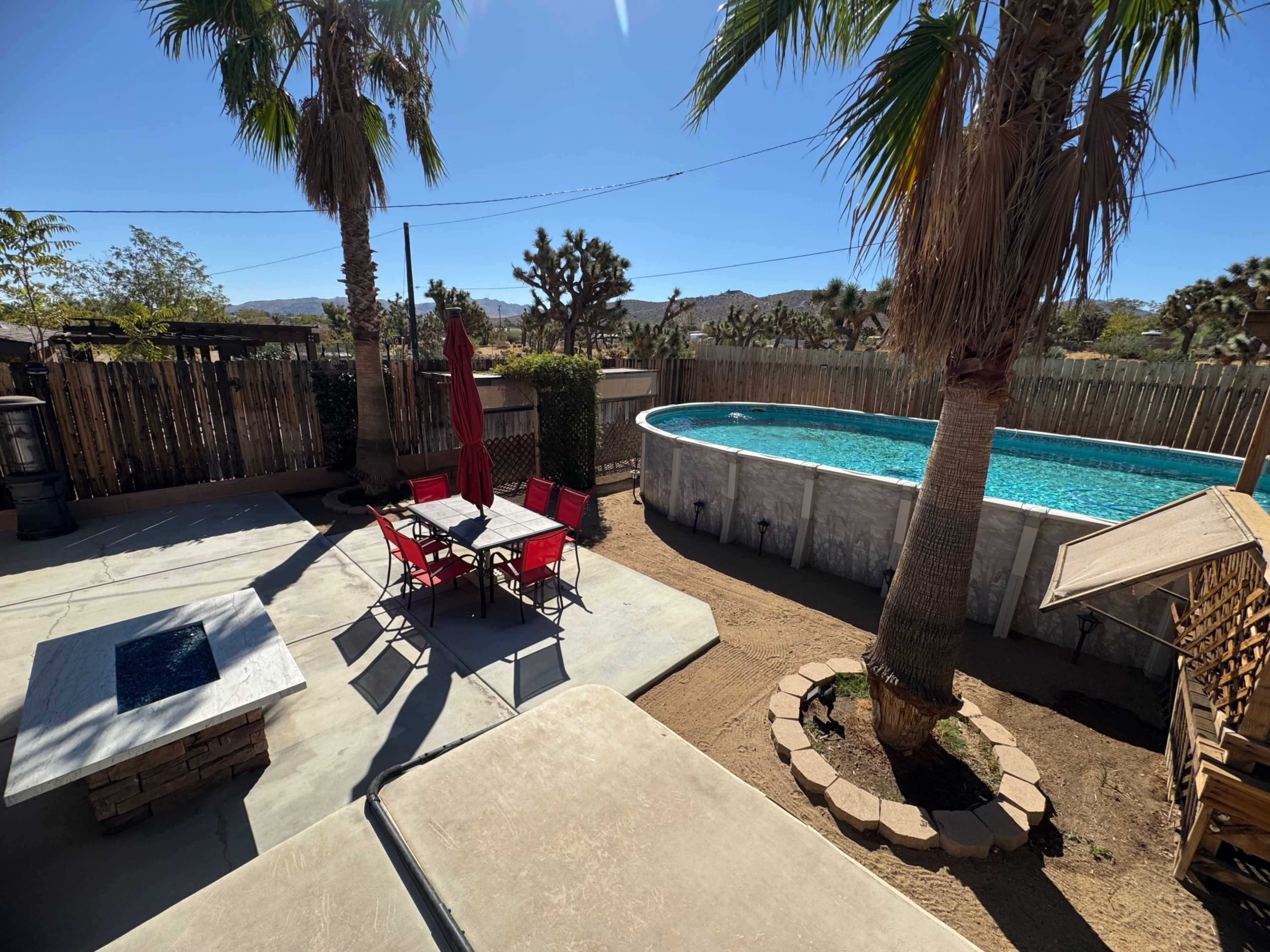 “Desert Oasis Retreat: Backyard with Outdoor Kitchen, Pool, Jacuzzi ...