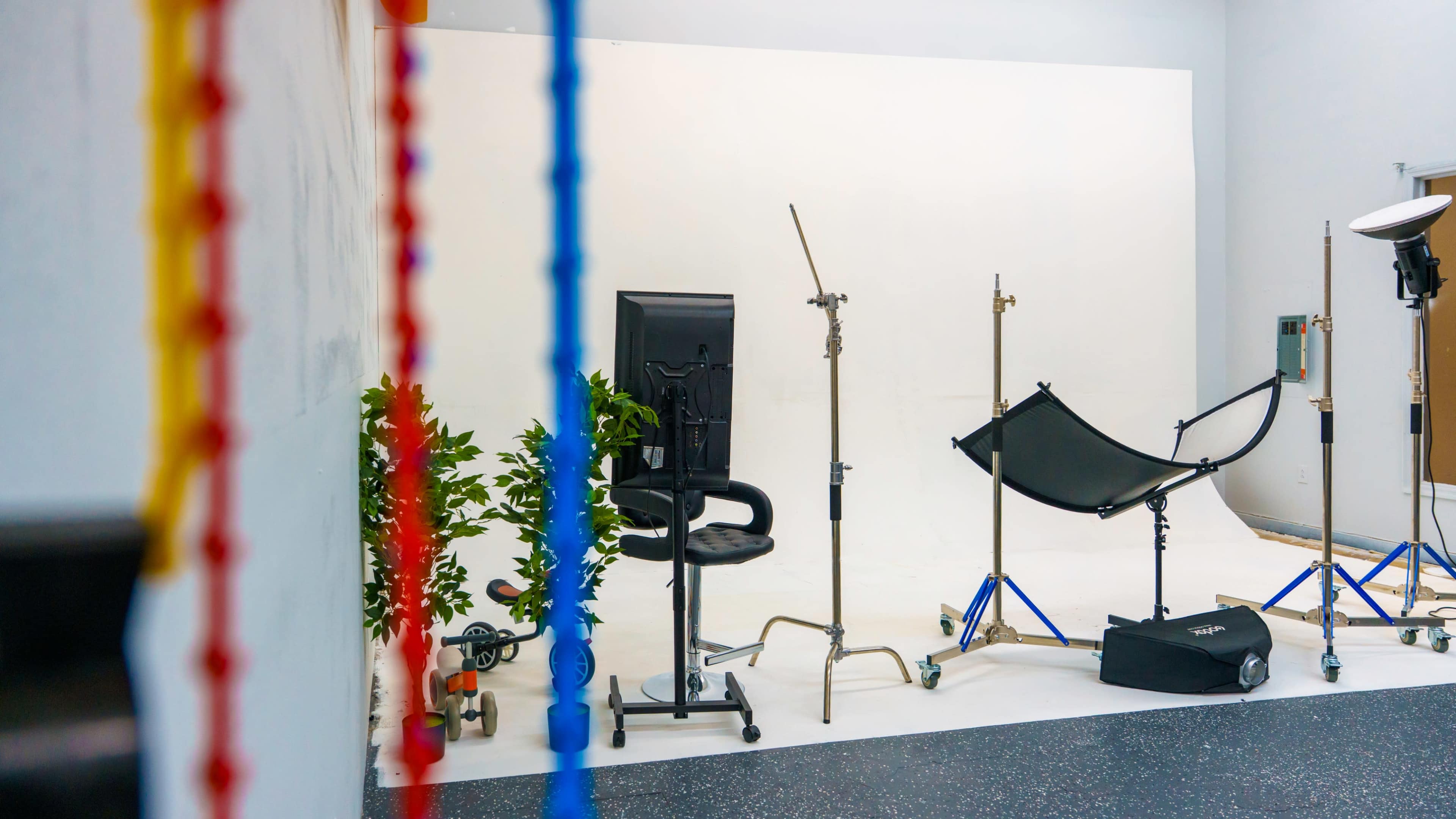 YGH STUDIO | Photography /videography studio, with cych wall and all ...