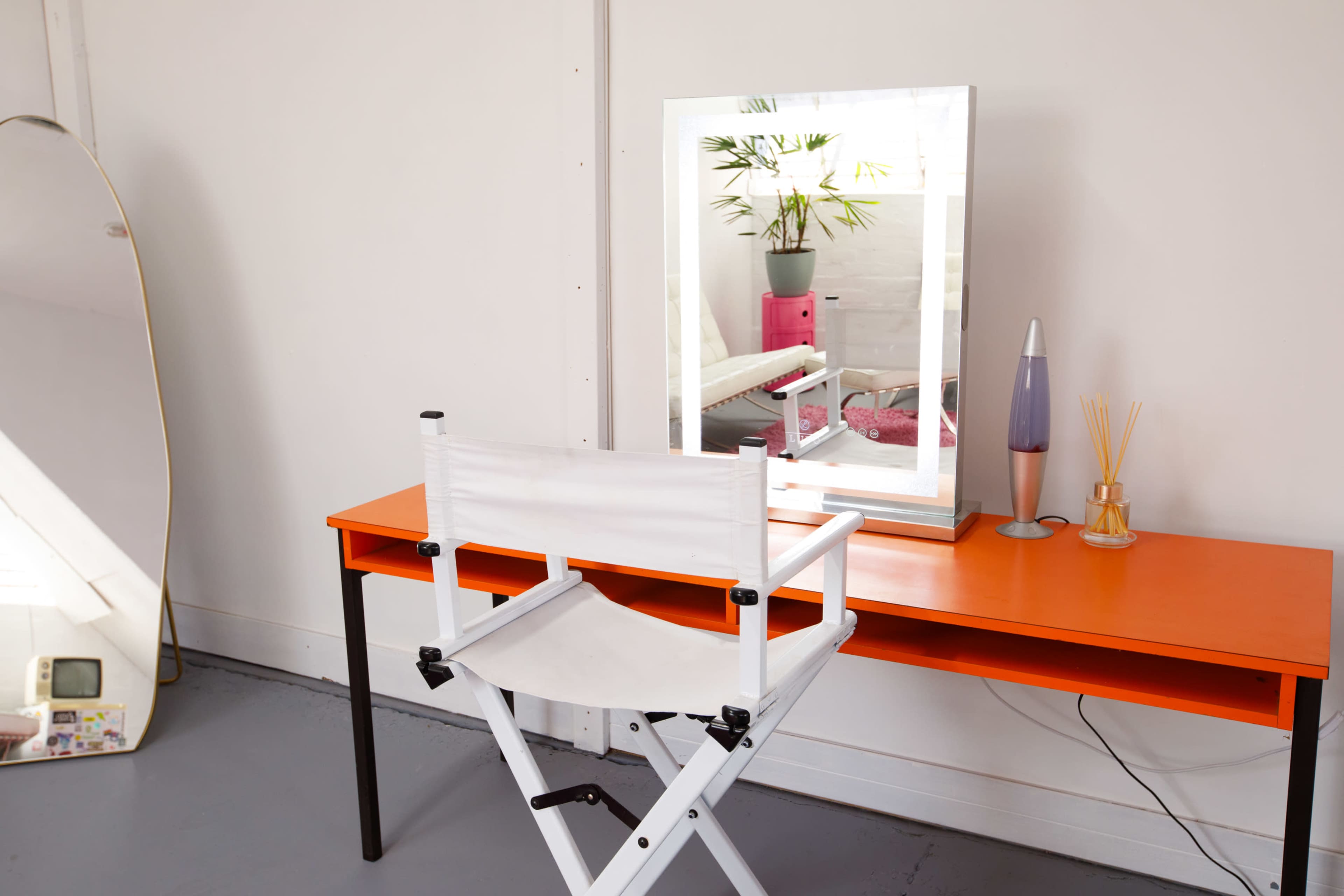 (Big Studio) Colourful Multipurpose Studio Haven for Creativity and ...