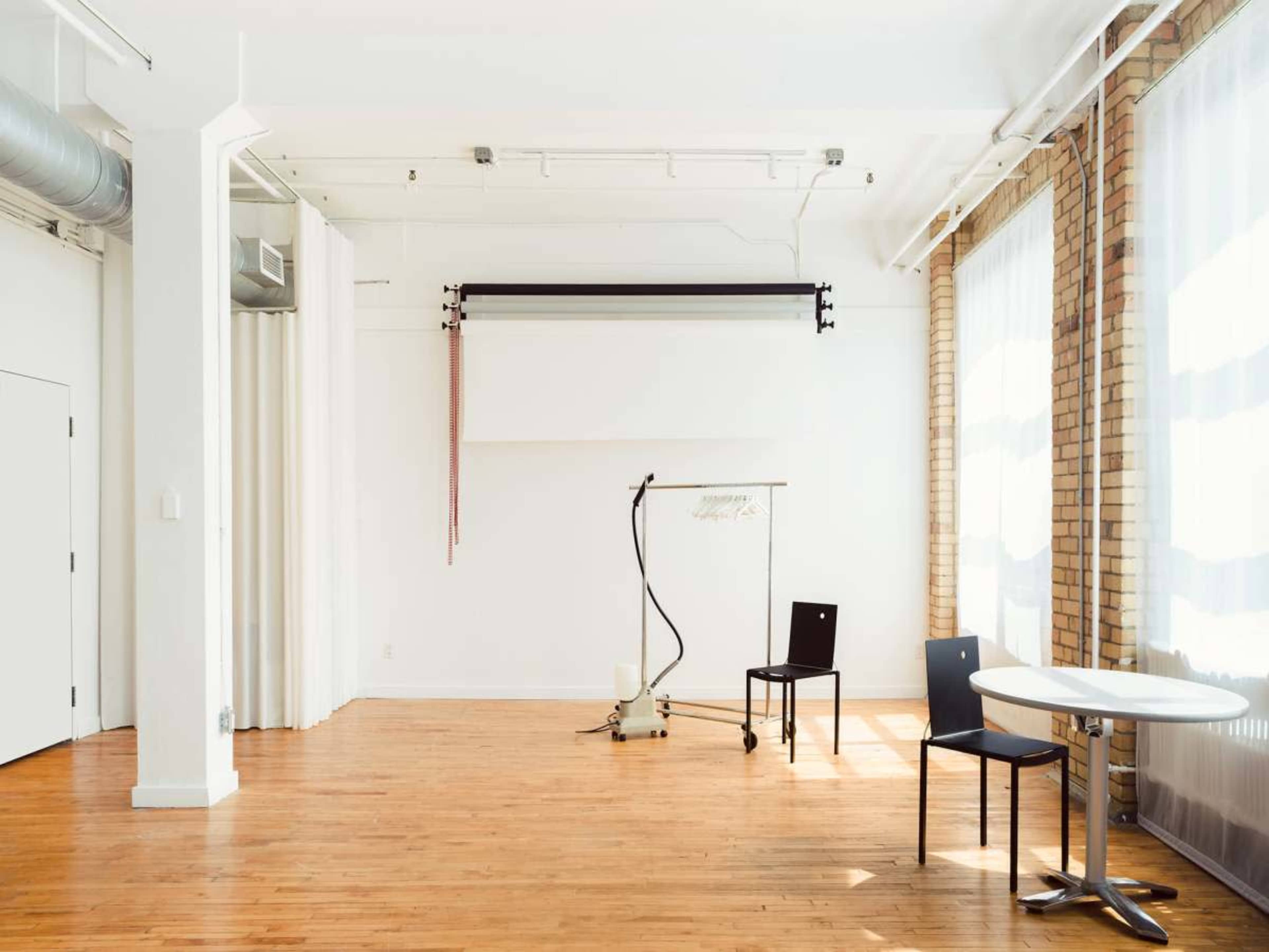 On2 | Downtown Studio with kitchen. Large south facing windows, Toronto ...