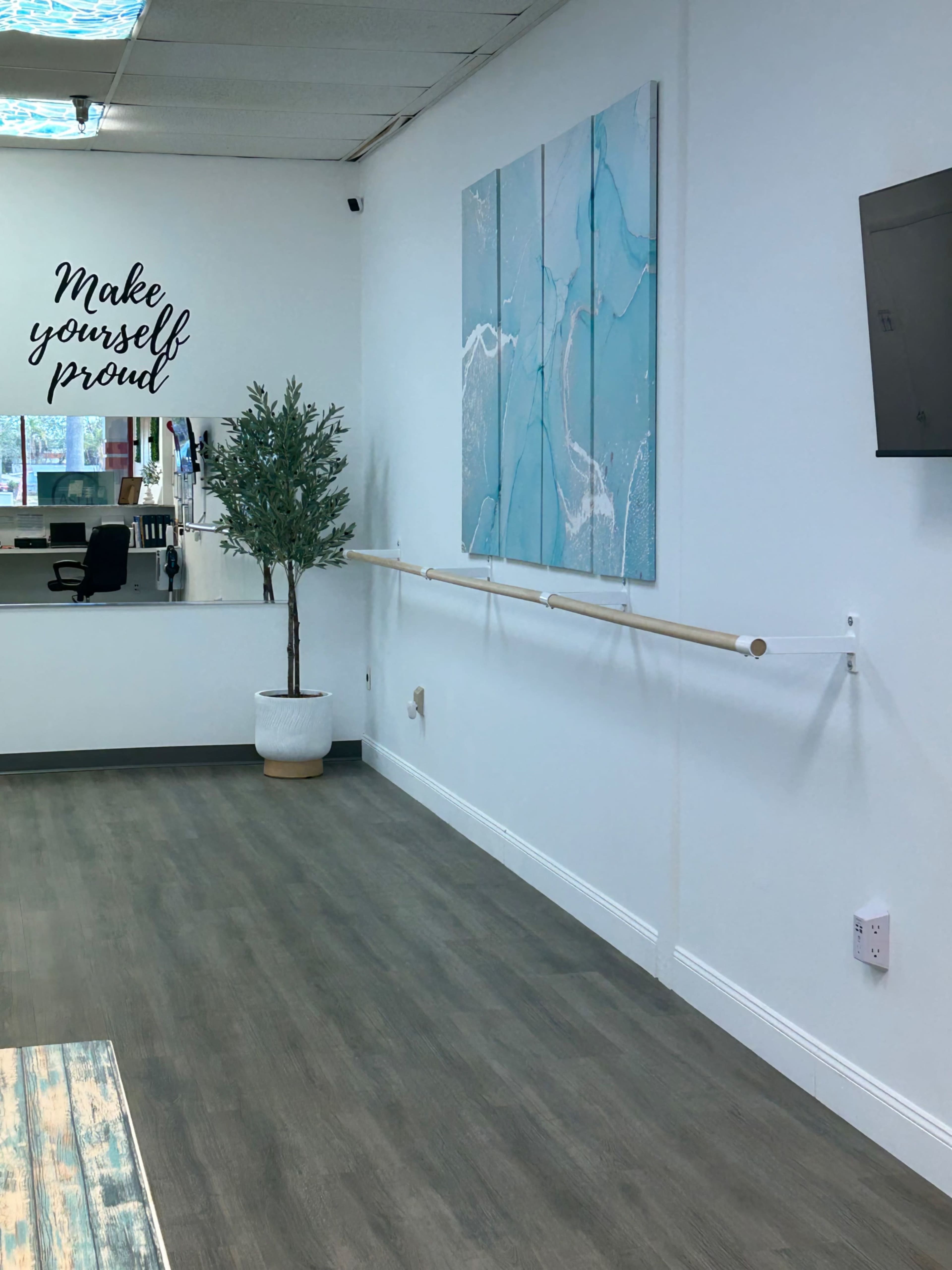 Beautiful and spotless studio space, Bradenton, FL | Production | Peerspace