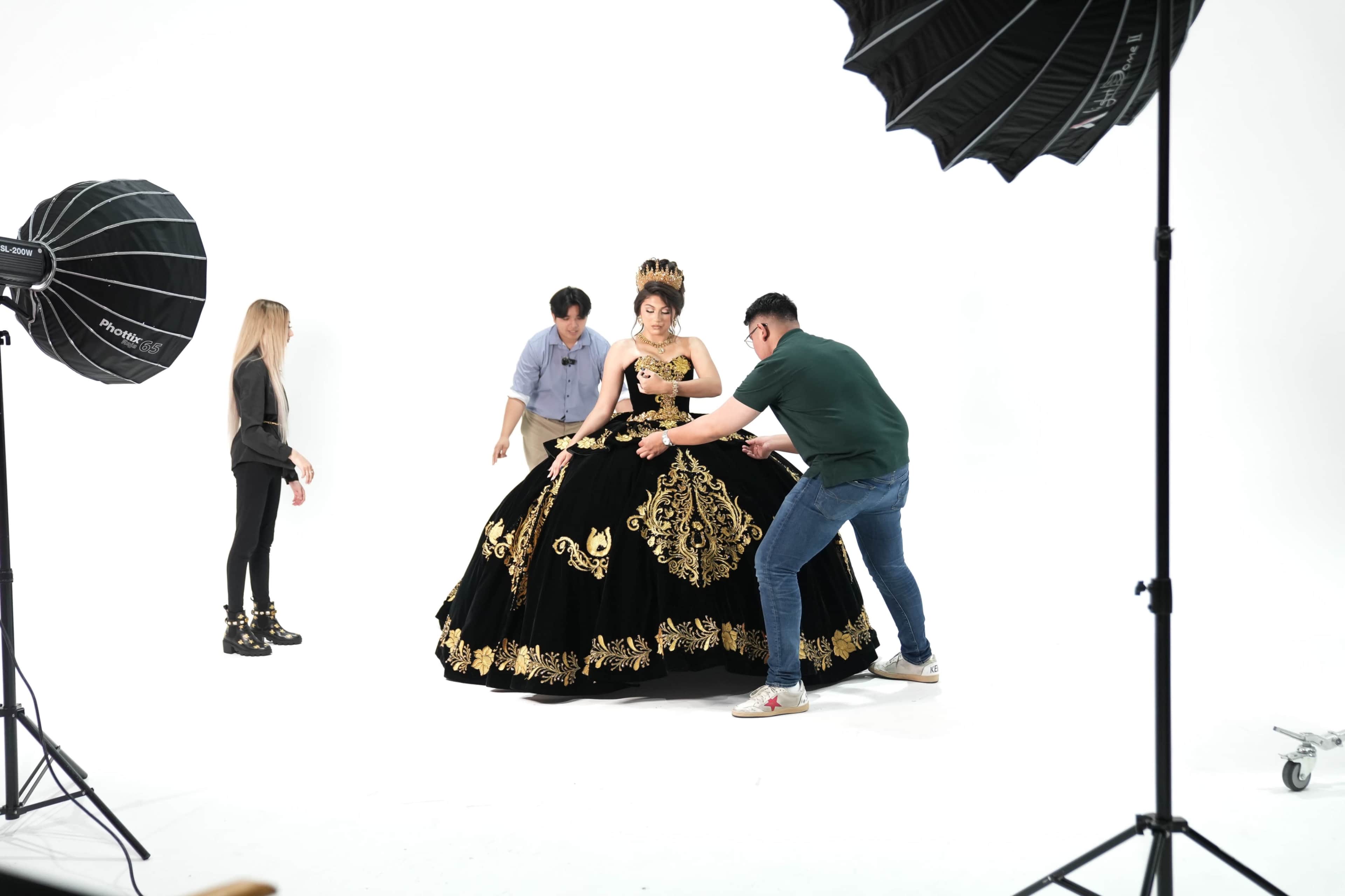 VISION BLVD STUDIO | Large color cyc wall with high ceilings, HOUSTON ...