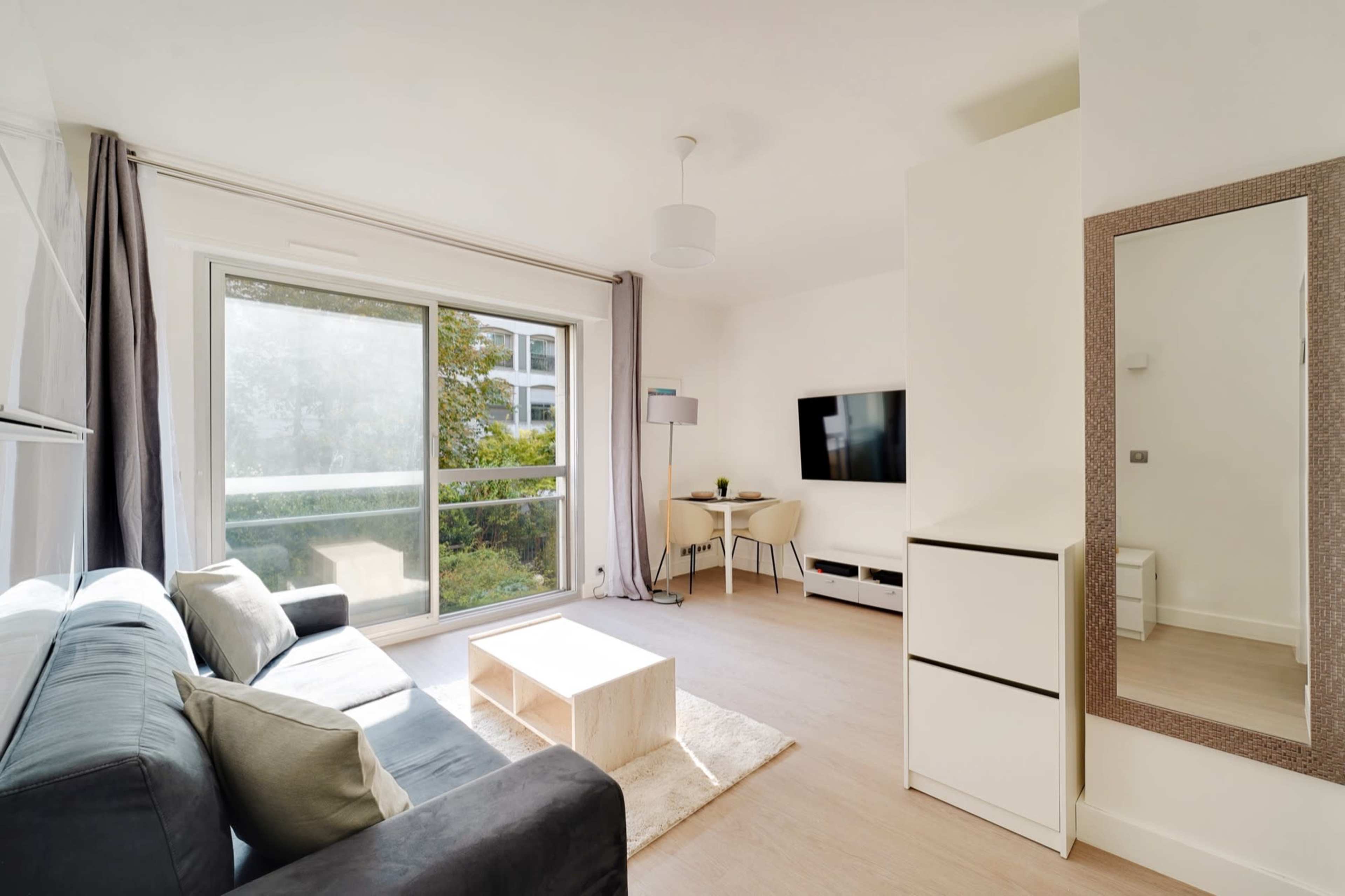 Magnifique studio Paris 16eme - Trocadéro - Proche Tour Eiffel, Paris ...