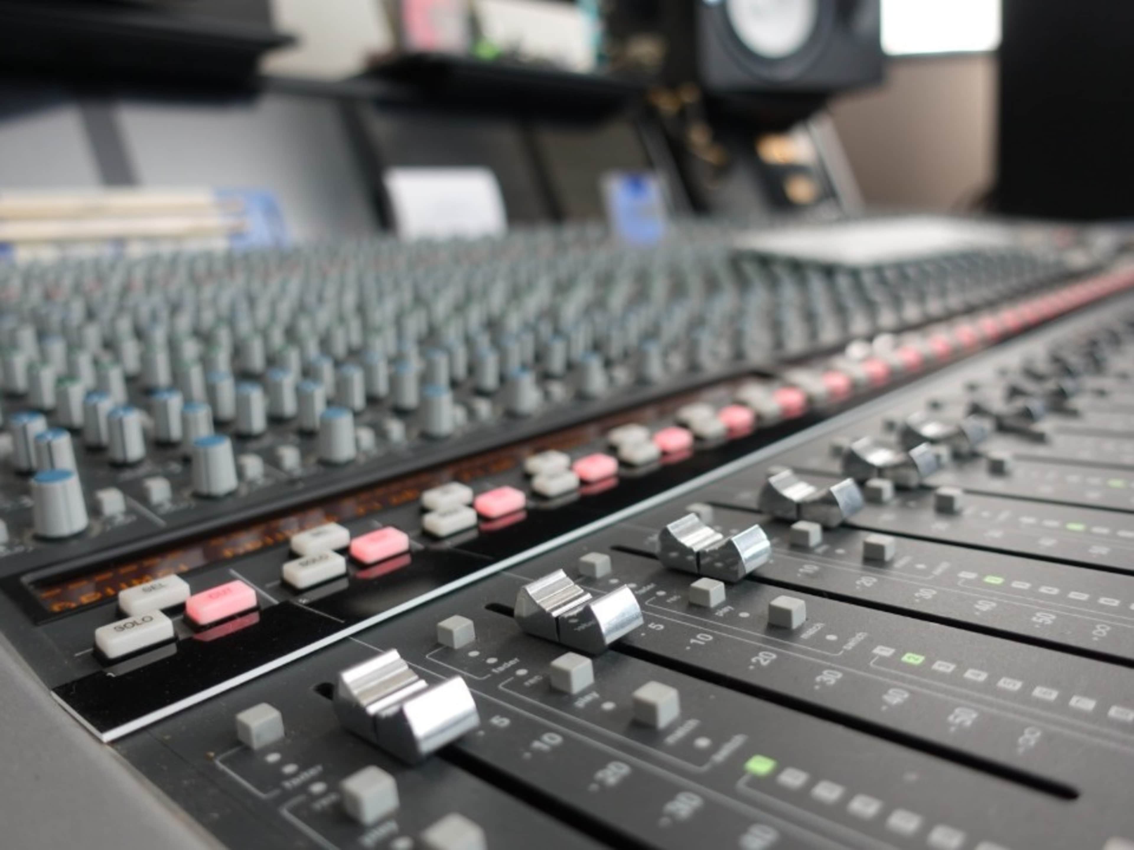 Ultra Cozy, Urban Music & Creative Loft - Recording, Production, Mixing ...