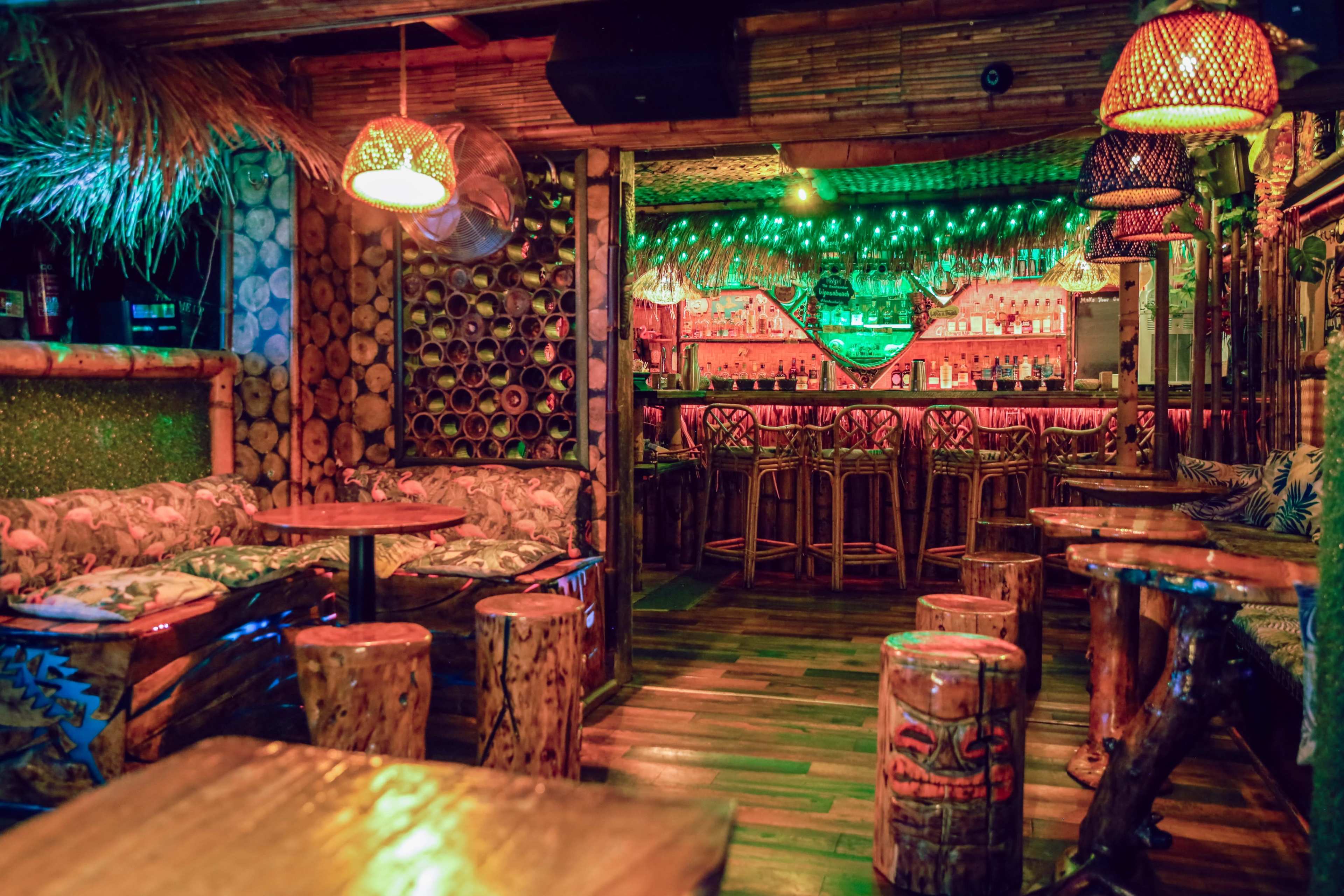 The Beachcomber | French polynesian bar with a tropical atmosphere ...