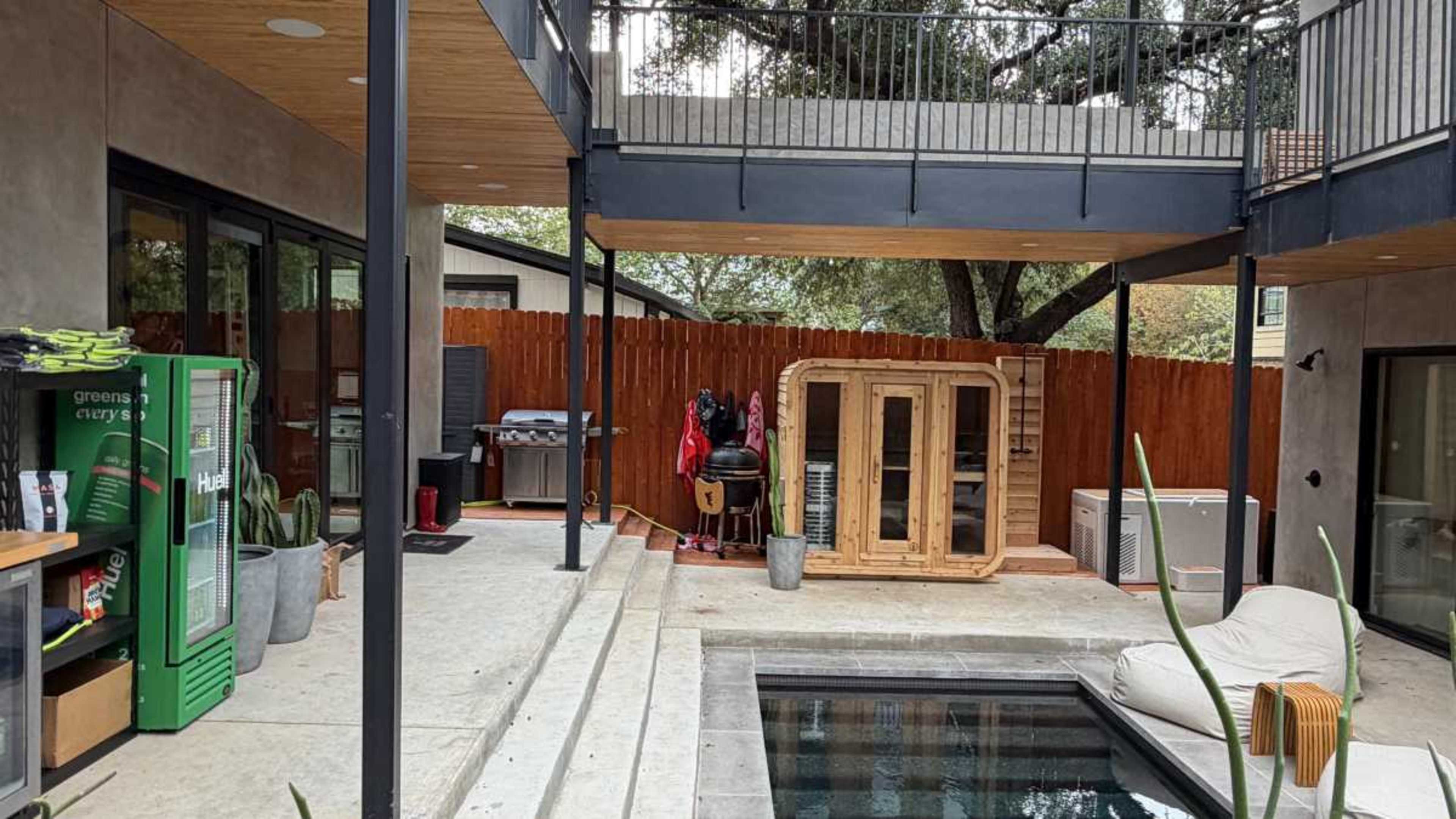 Muscle Mansion | Modern Urban House with Rooftop Austin City Skyline ...