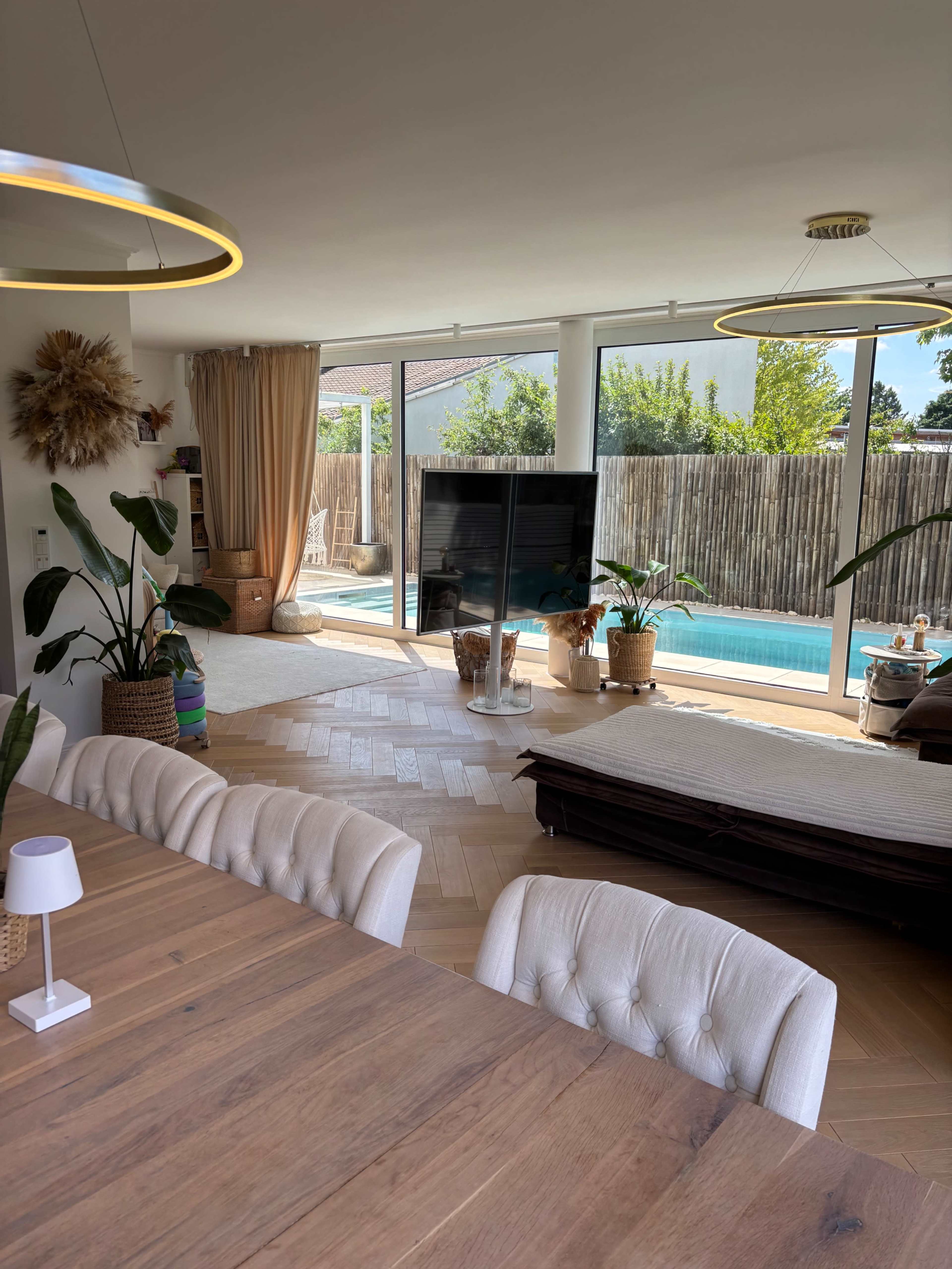 Boho Familienhaus mit Pool, Lampertheim | Production | Peerspace