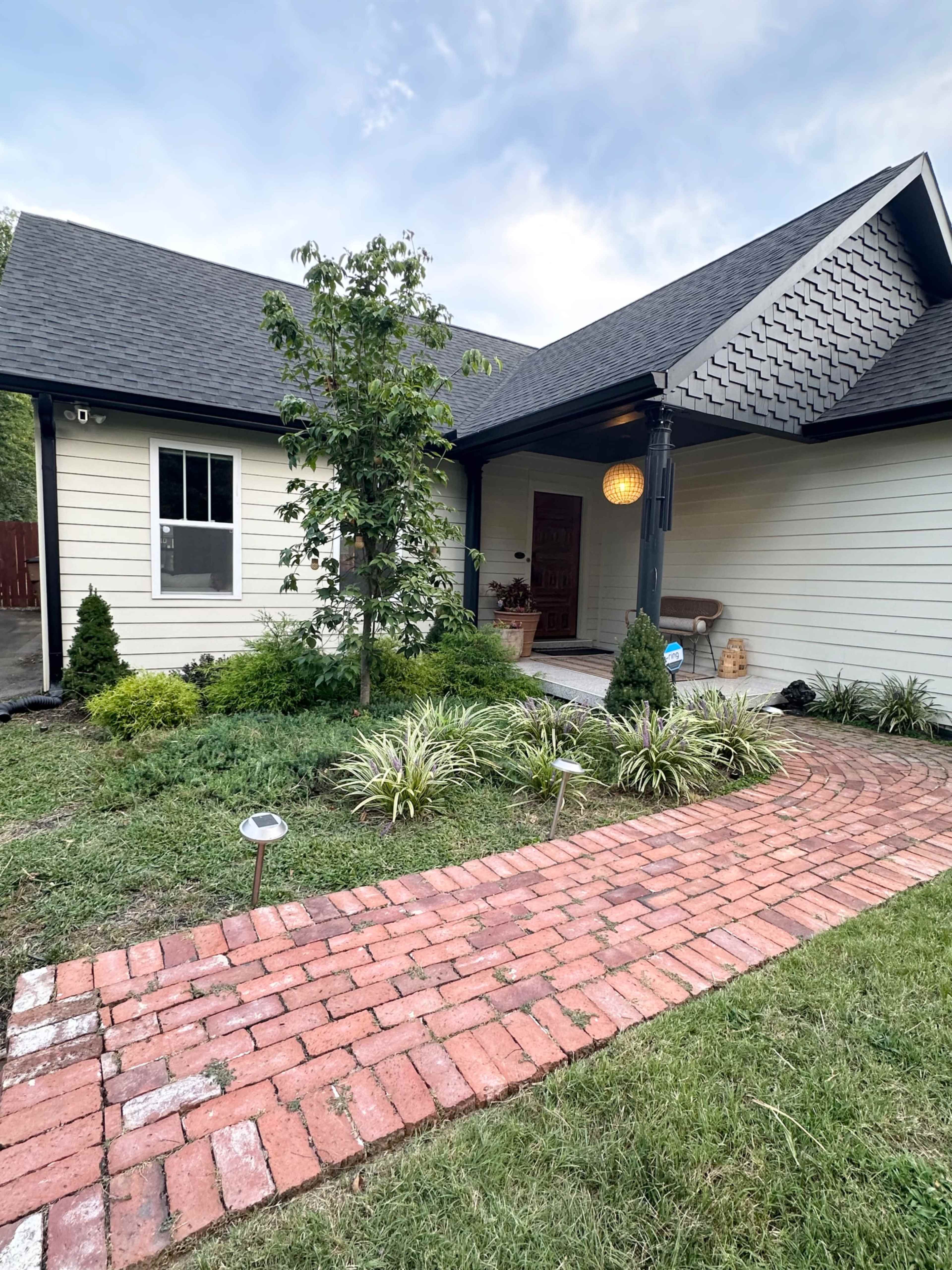 Charming City Designer Cottage, Nashville, TN | Production | Peerspace