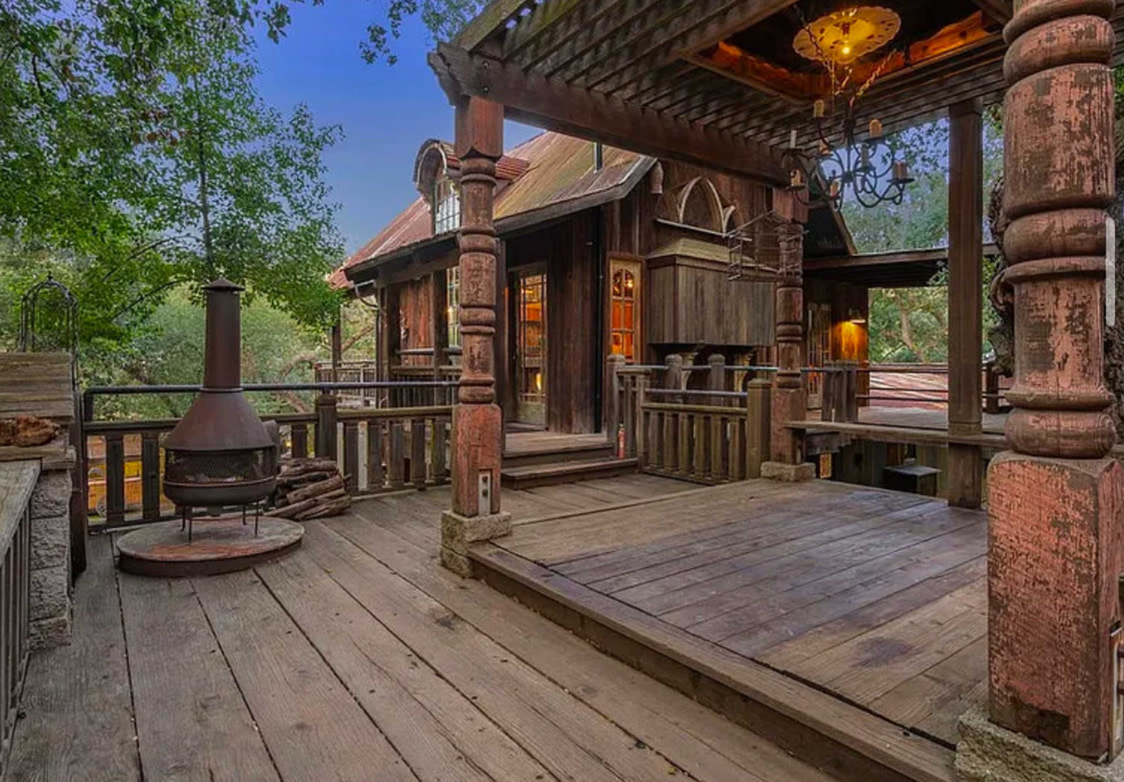 Gemini Moon Ranch | Rustic Creekside Ranch - Wooded Vintage Charm ...