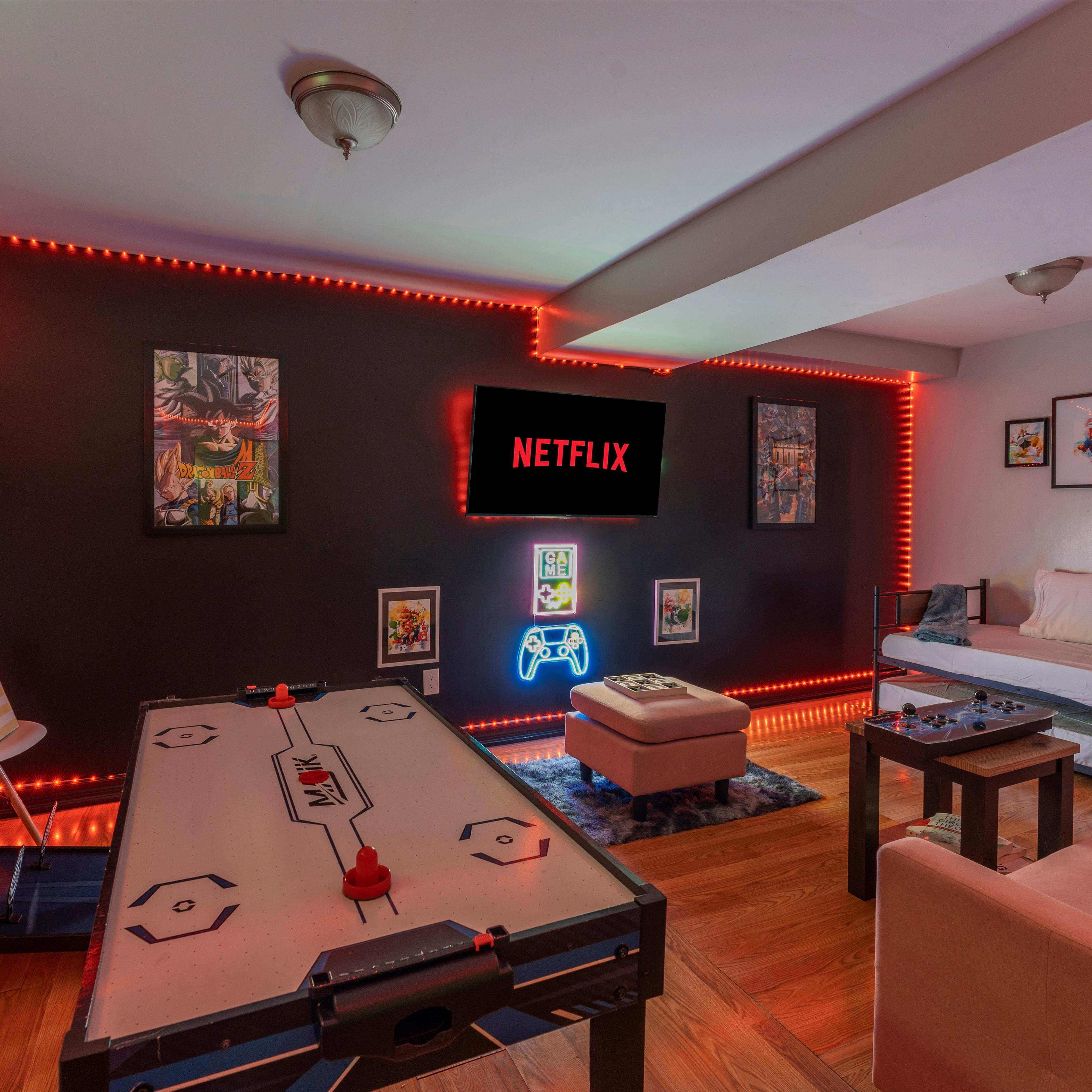 Retro Arcade Home - Modern Home With Vintage Arcade Setup, Brampton ...