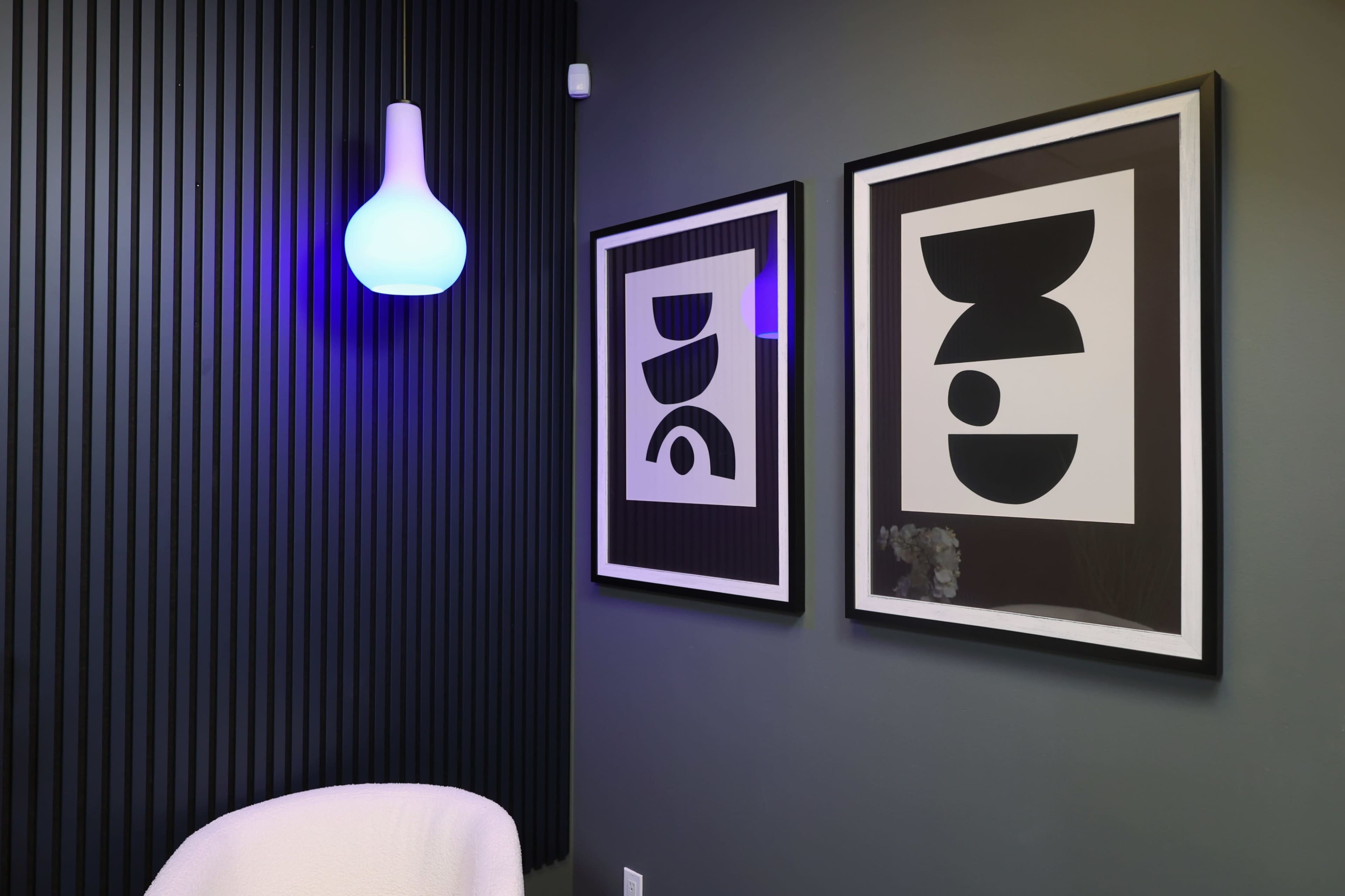 Modern Podcast Studio w/ Acoustic Walls & Pro Lighting – Diamond Bar ...