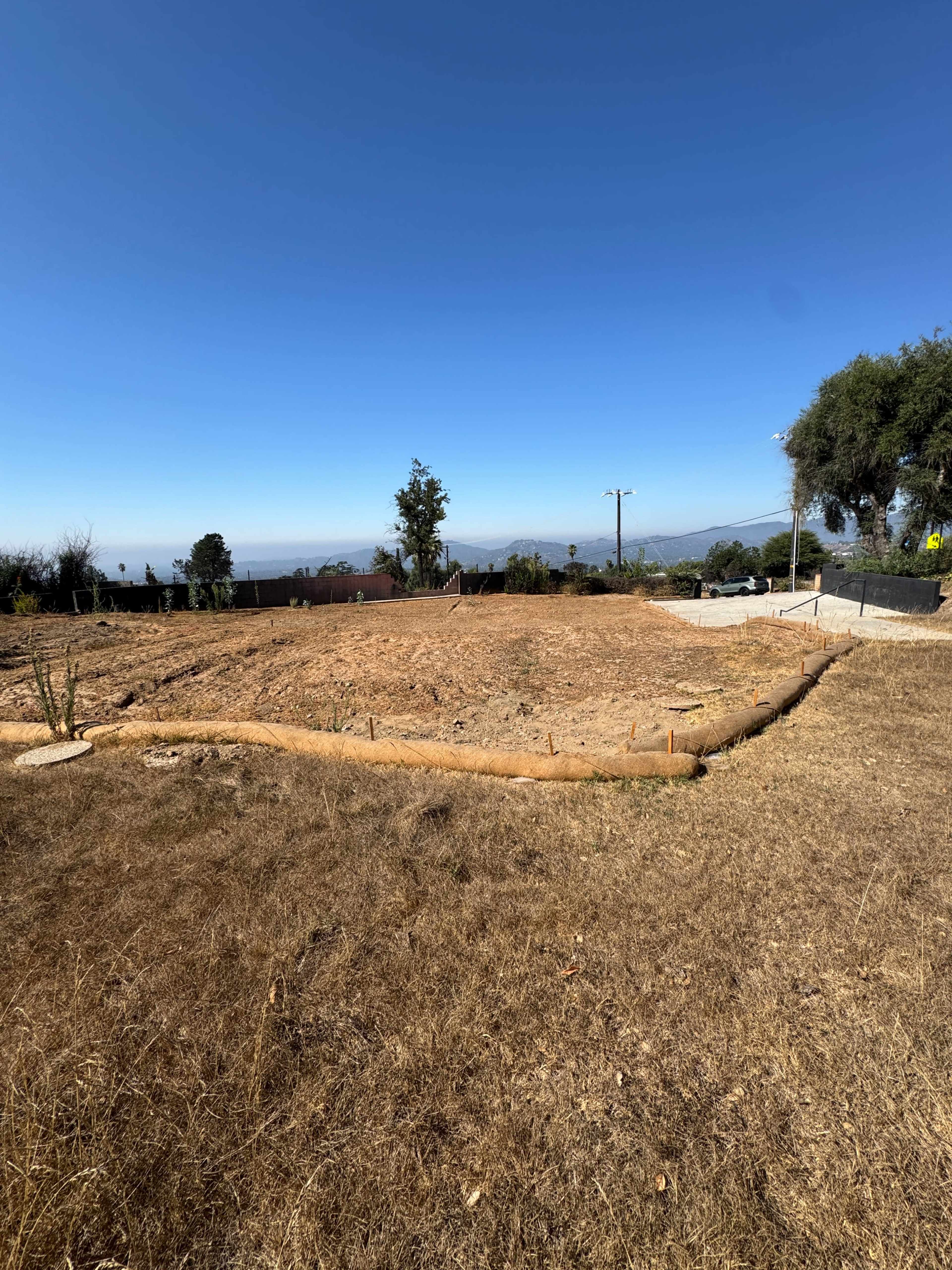 Altadena 12,000 Sq Ft Open Lot | Empty lot with drive way access ...