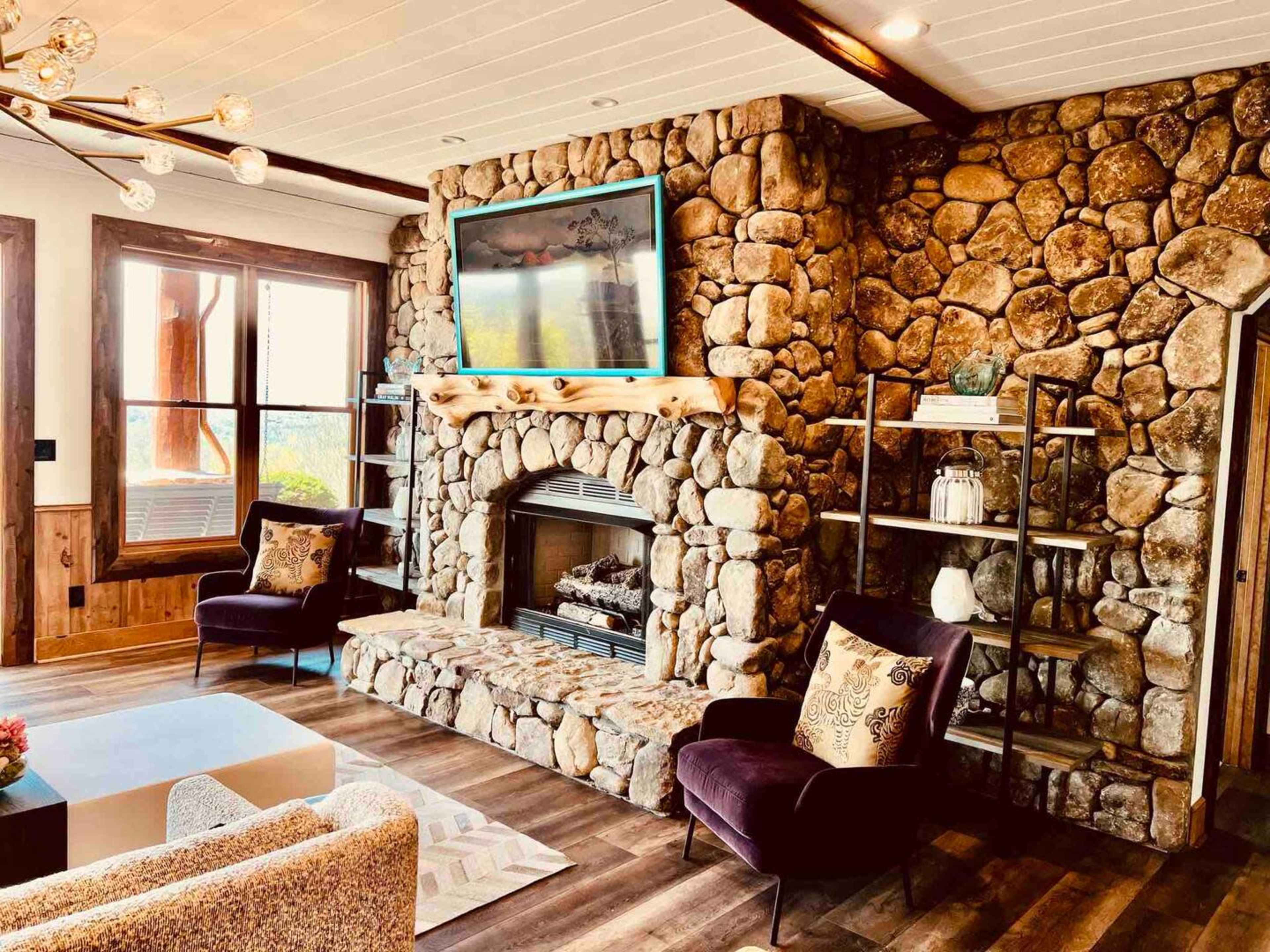 Astonishing 5500sf with heated pool/spa, Hot Tub and Stunning Mountain ...