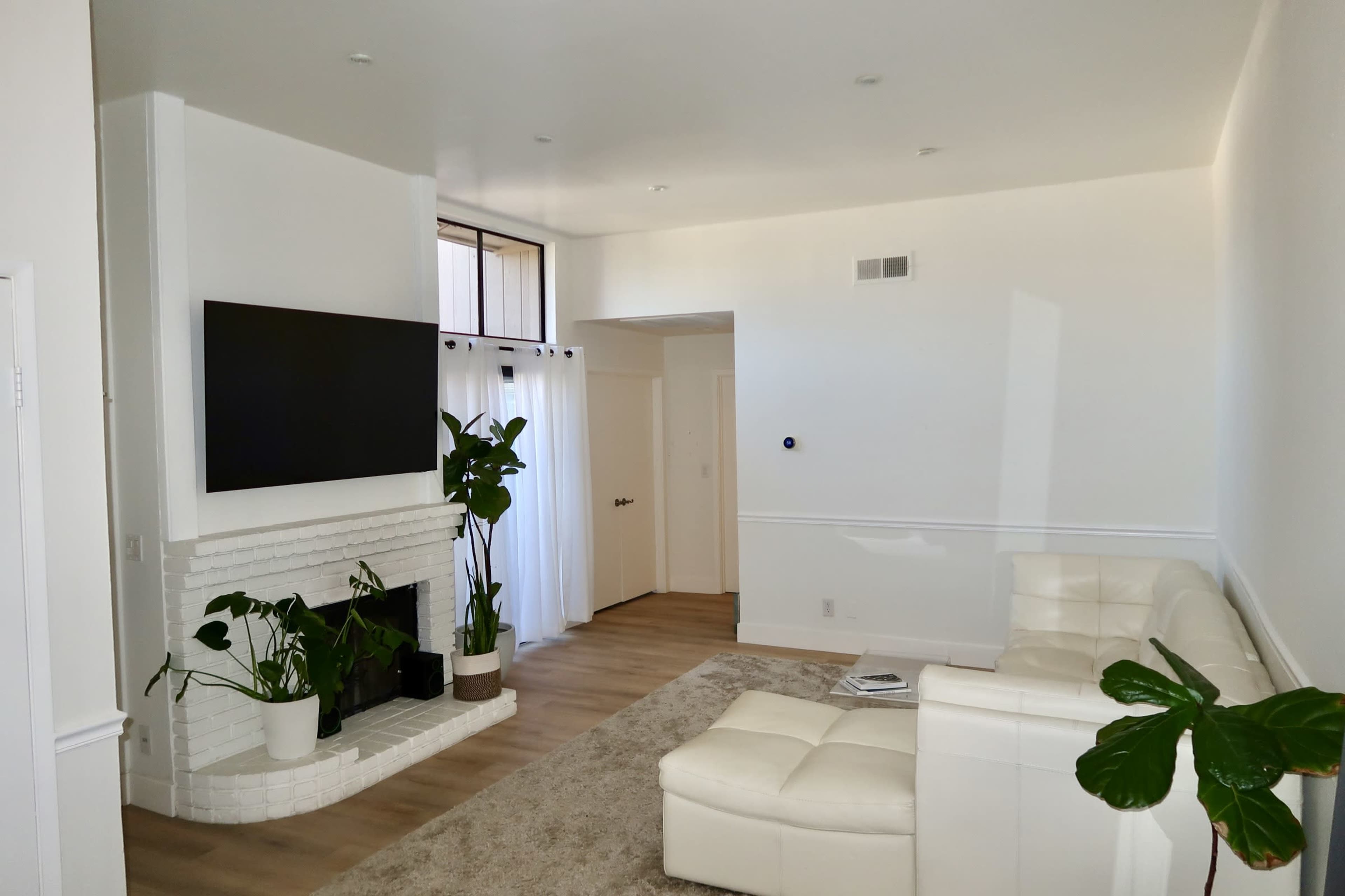 Halo West Studios | Modern Natural Light Apartment Loft for Photo/Video ...