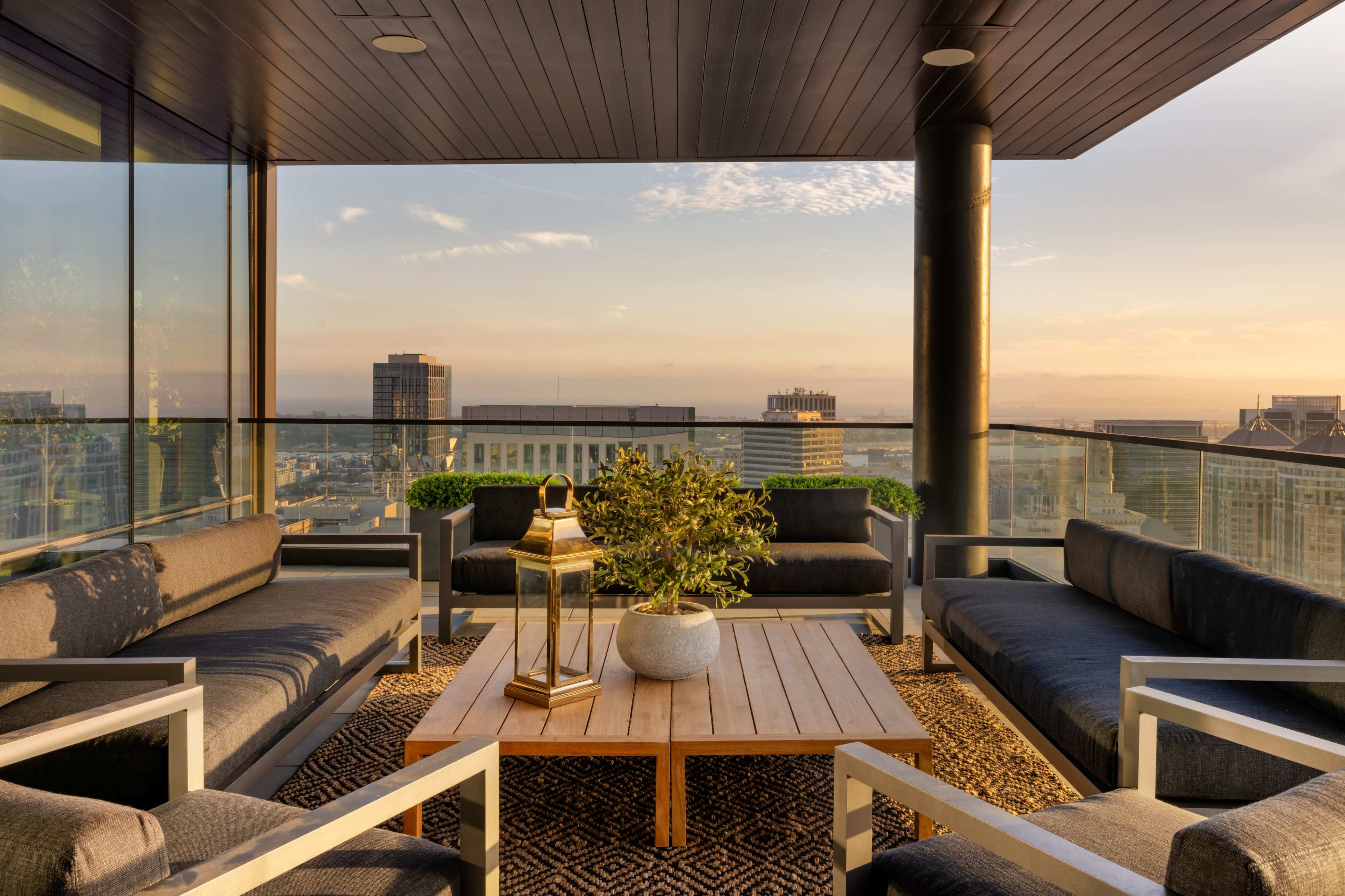 39th Floor Conference Room with 360 views of SF Bay Area, Oakland, CA ...