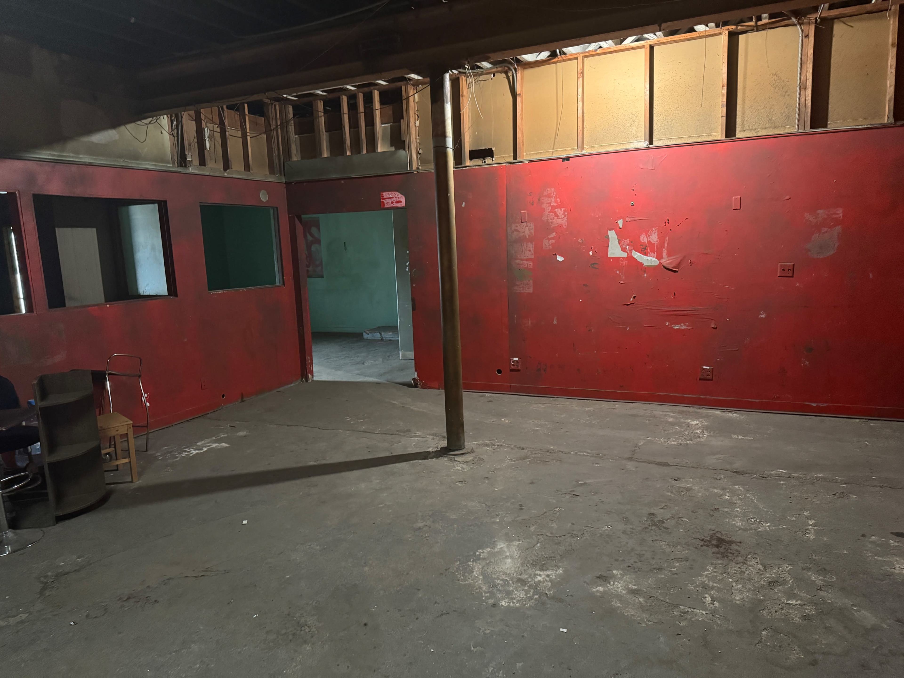 RUN DOWN ROOMS & HALLWAYS, Los Angeles, CA | Production | Peerspace