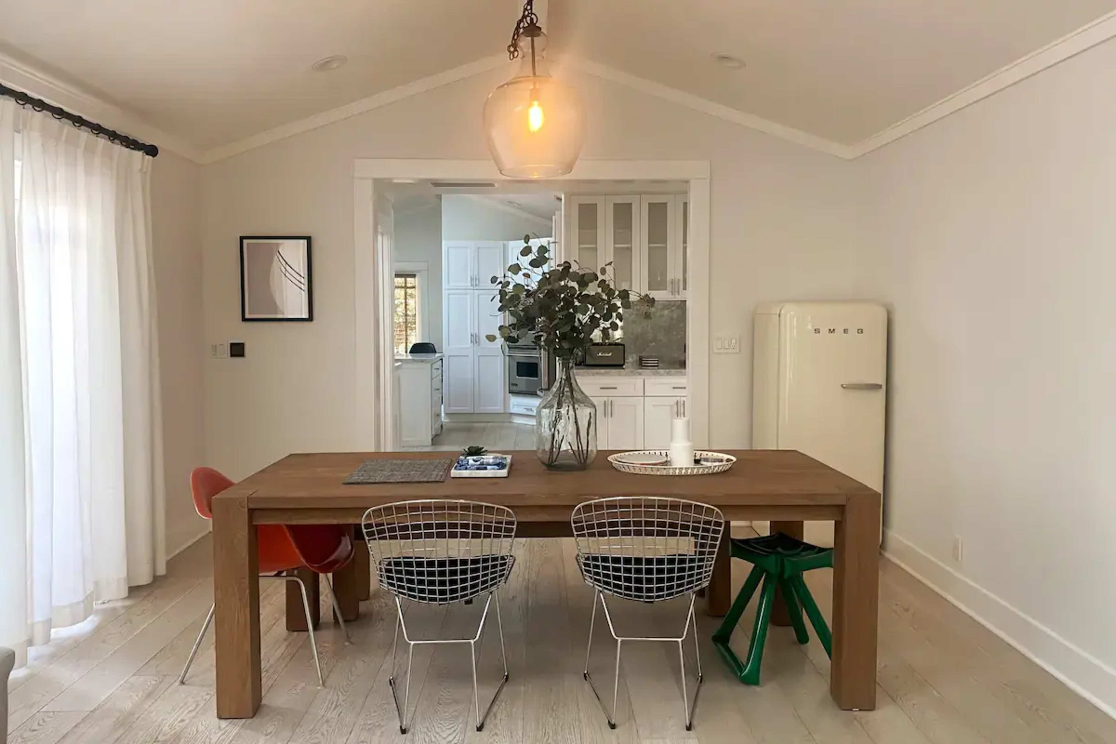 4/3 West LA Modern Bungalow Home with Backyard + Backhouse, Los Angeles ...