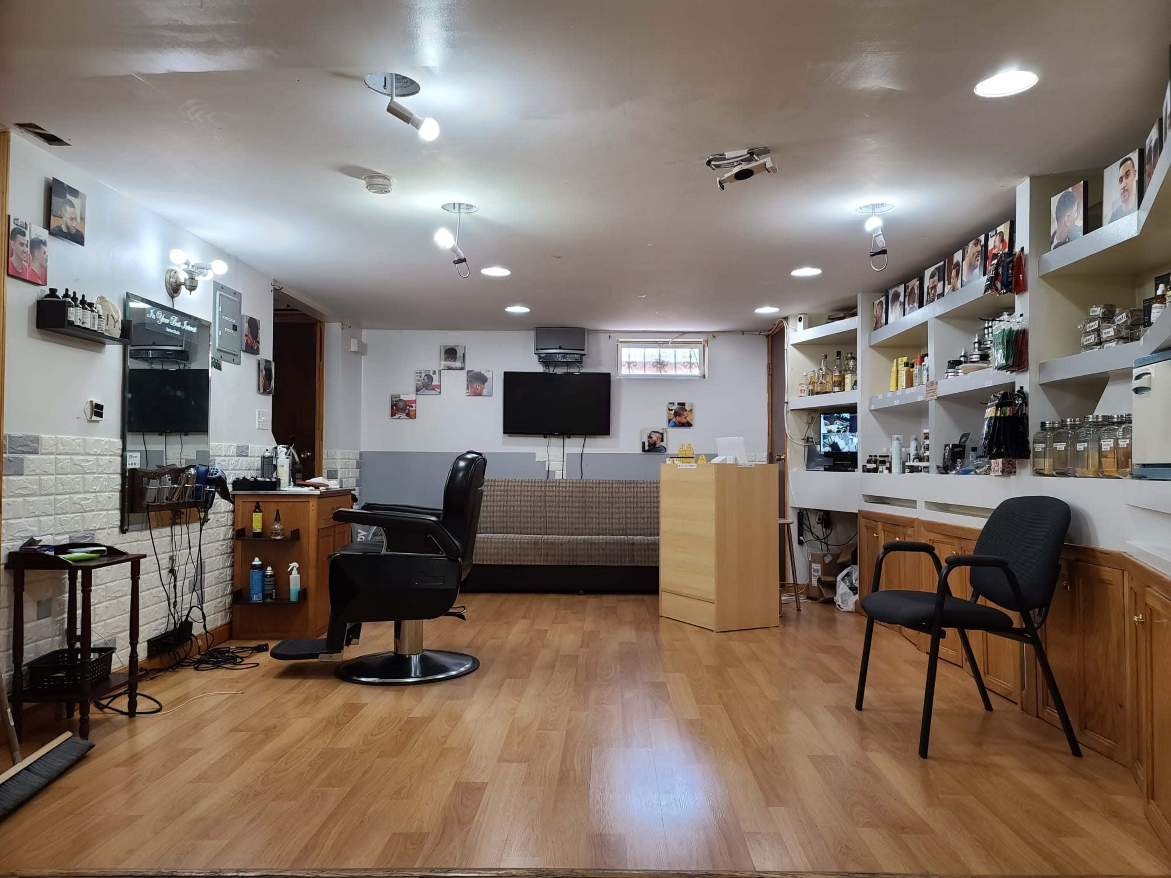 Modern Brooklyn Barber Studio - clean, cozy and well lit, Brooklyn, NY ...