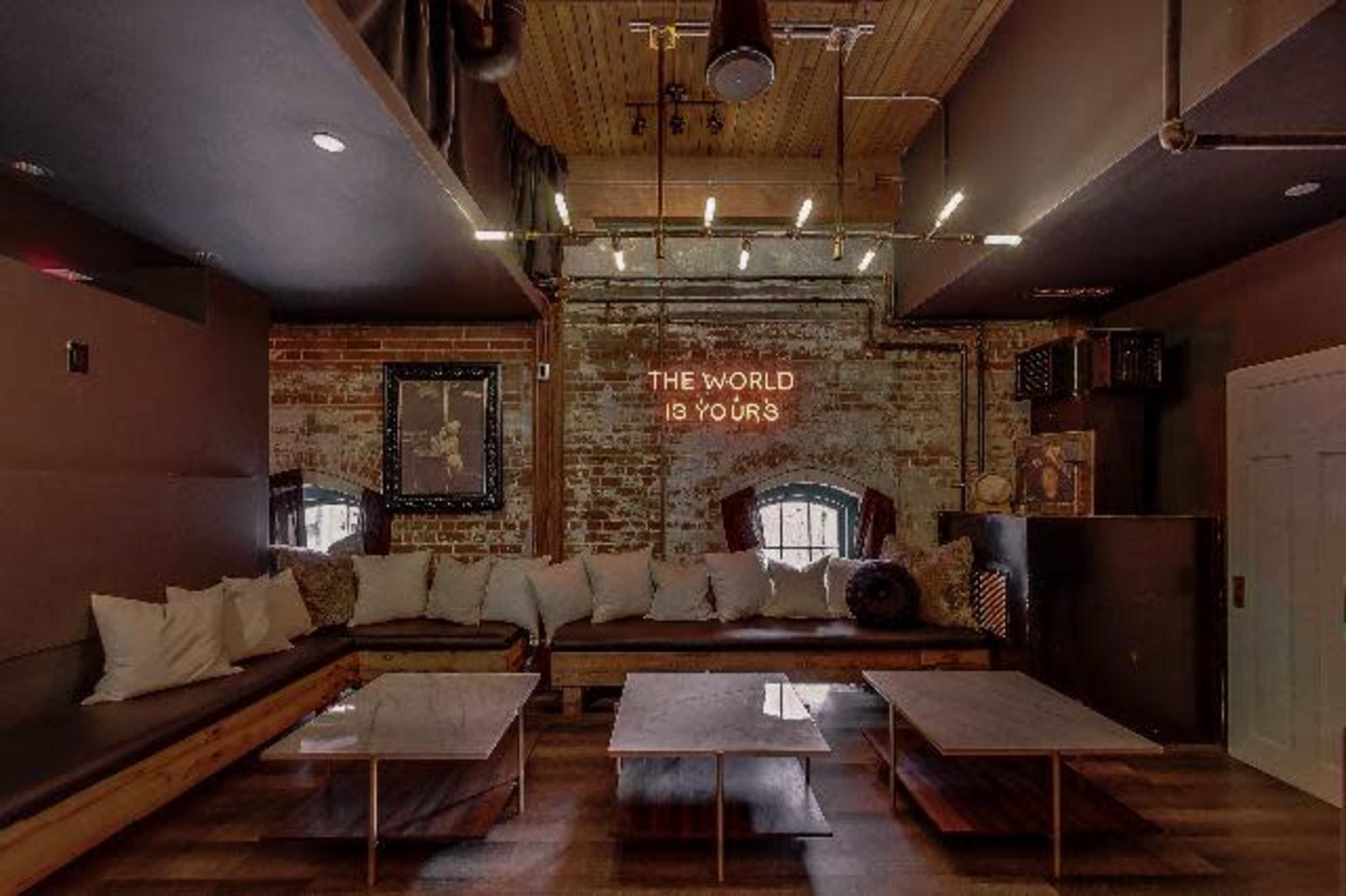 Downtown Bar With Industrial Rustic Vibes., Toronto | Event | Peerspace