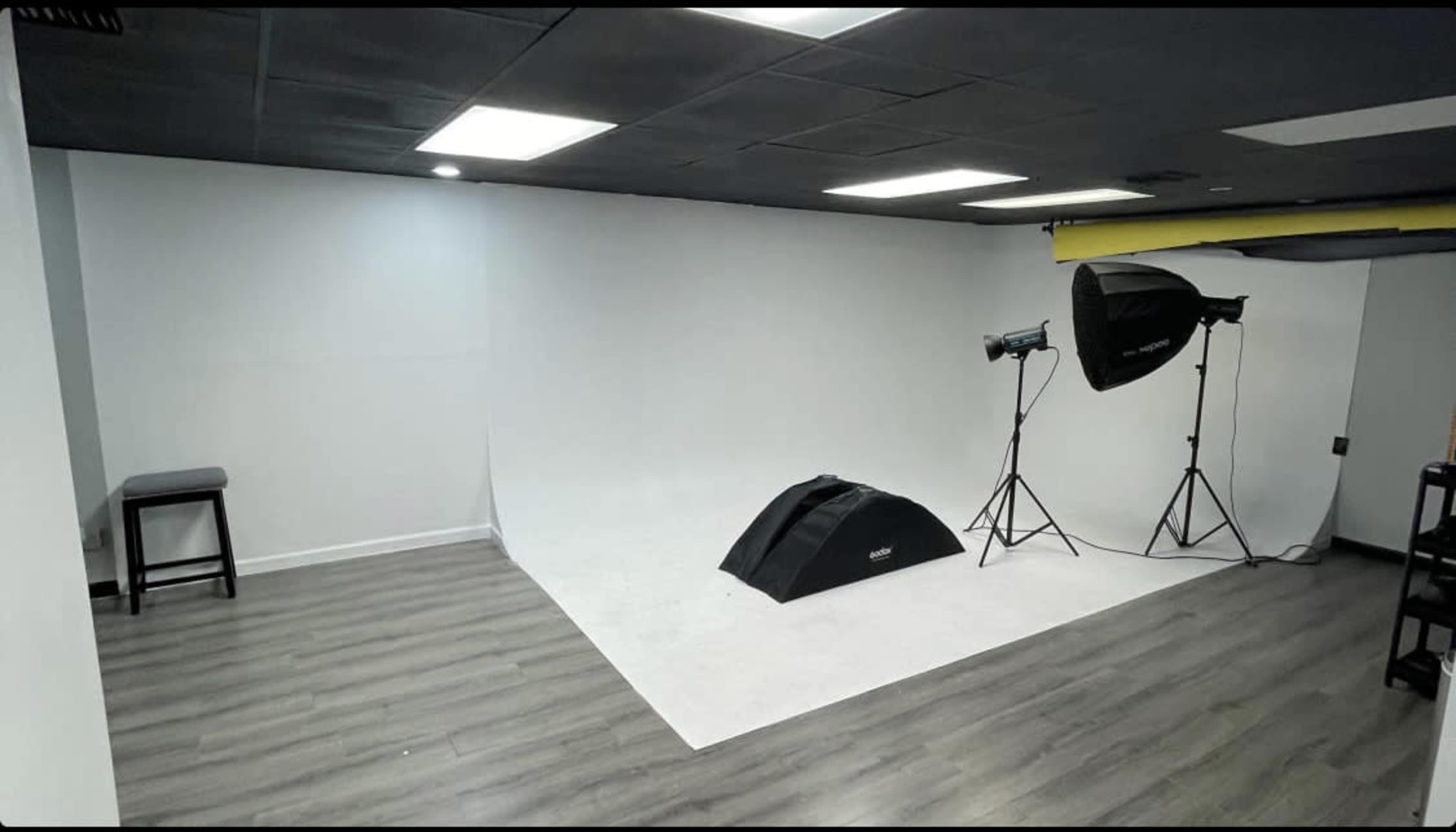CPG STUDIOS | Photography & Film Studio with White Infinity Wall ...